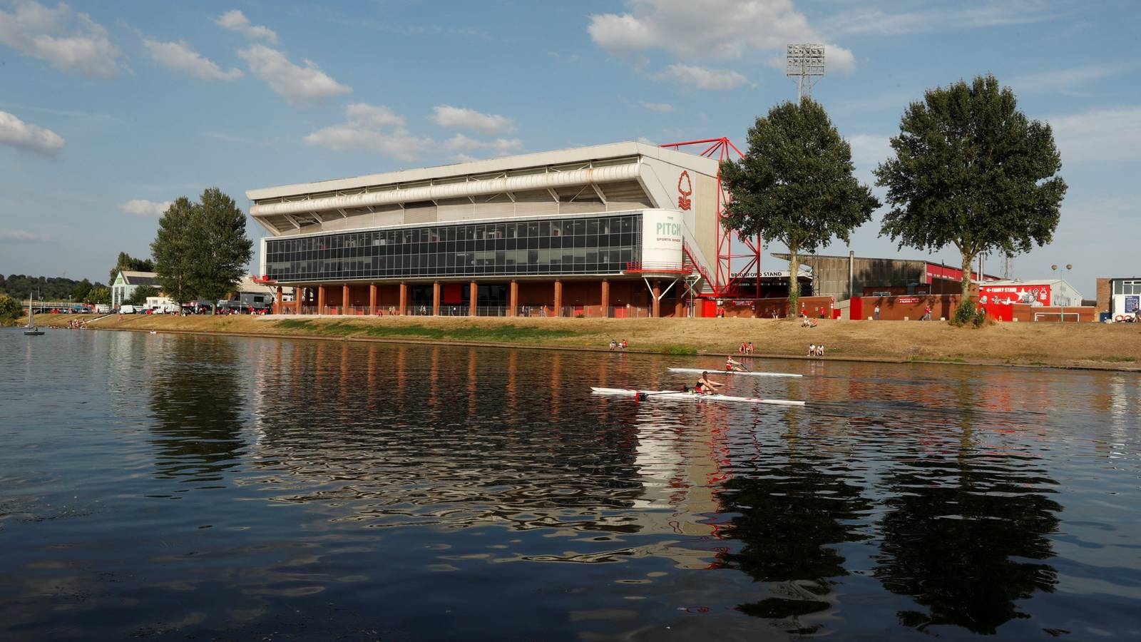Nottingham Forest fans on Twitter loved tifo display to celebrate 120 ...