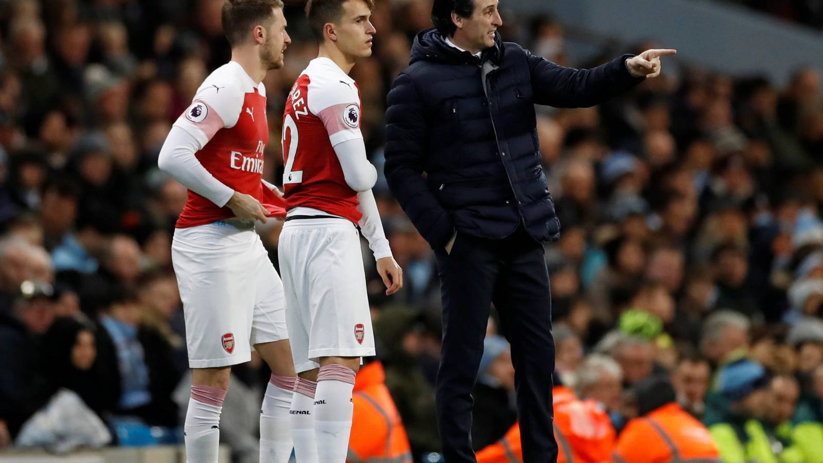 Arsenal fans back the gaffer after Olley questions Emery's approach