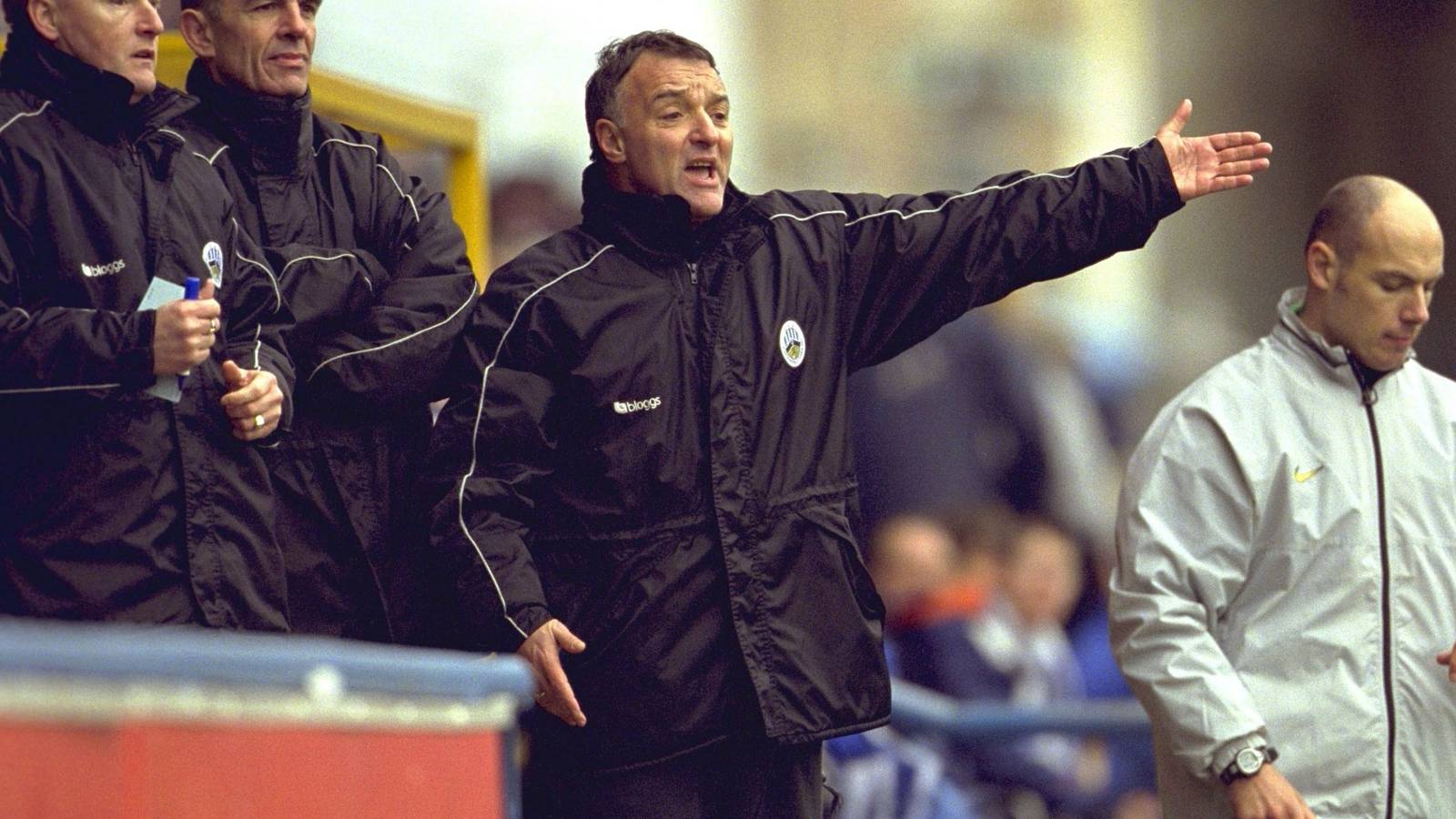 Lou Macari backs Steve Bruce for promotion success at Sheffield Wednesday