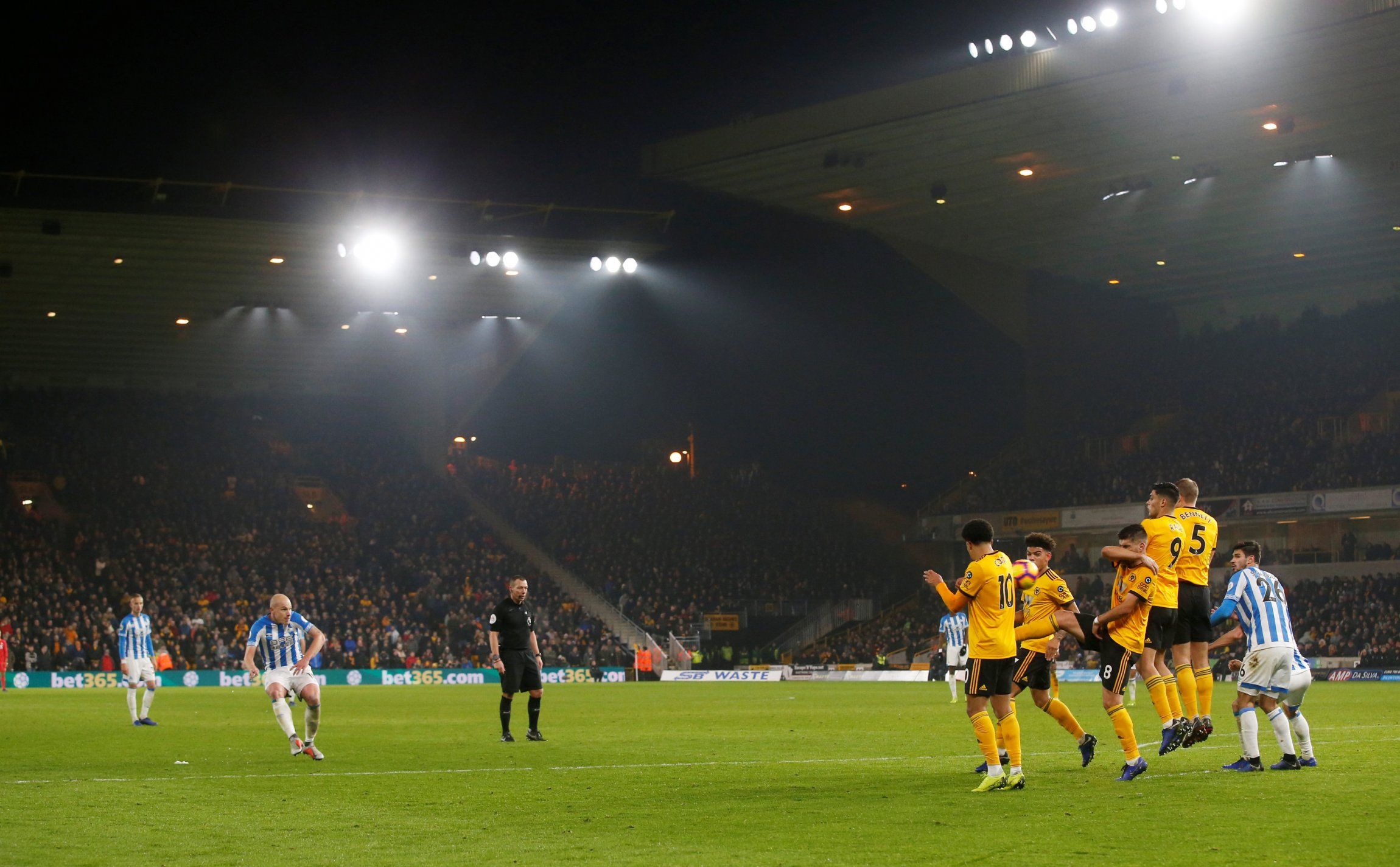 [Image] - The picture of Mooy that shows he can rival Neves if he signs ...