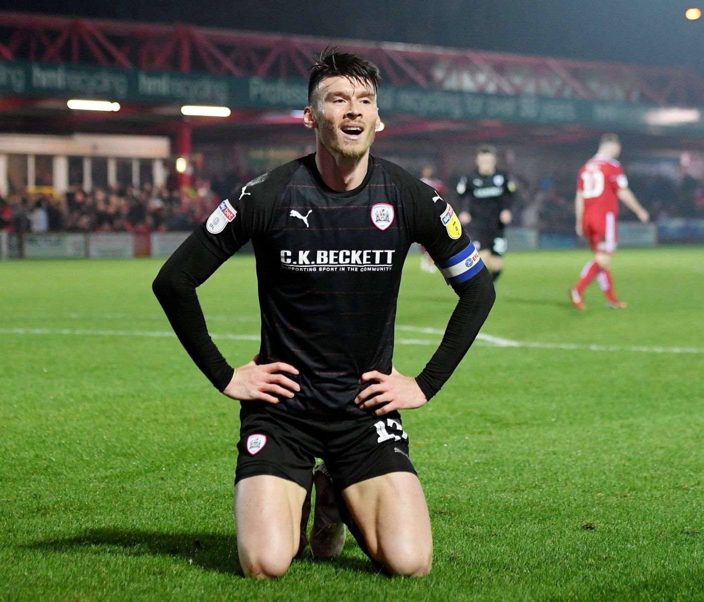 Barnsley: Stendel must resist temptation to sell Kieffer Moore in the ...