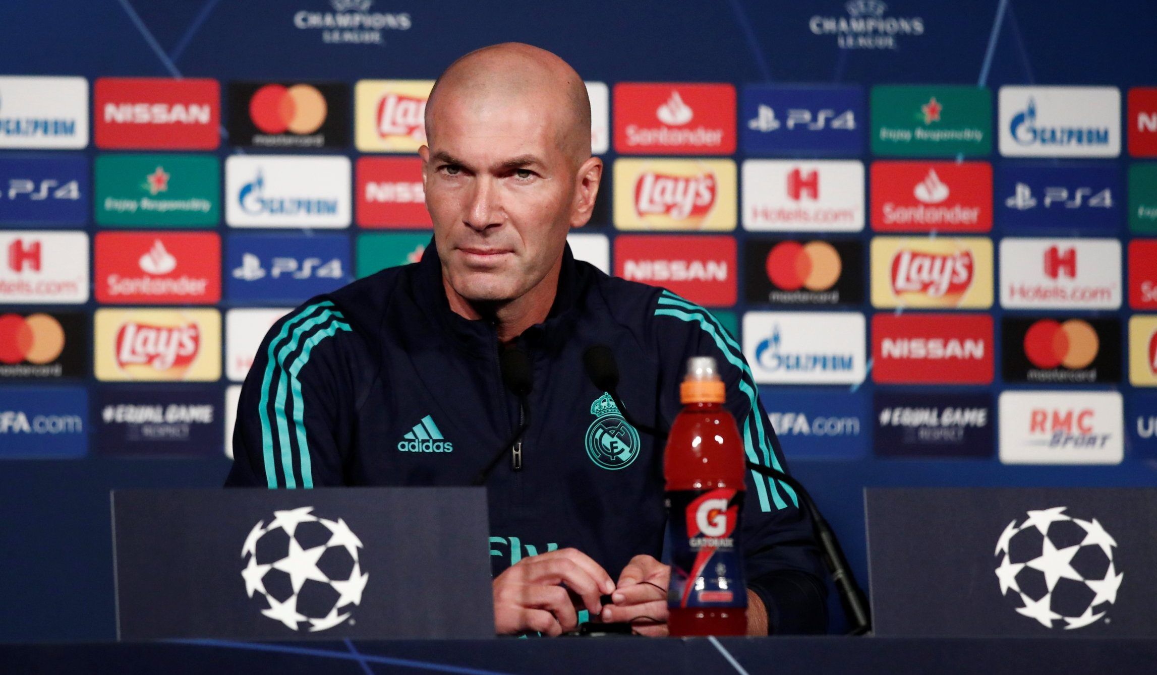 Zinedine Zidane urges Real Madrid to play as a team