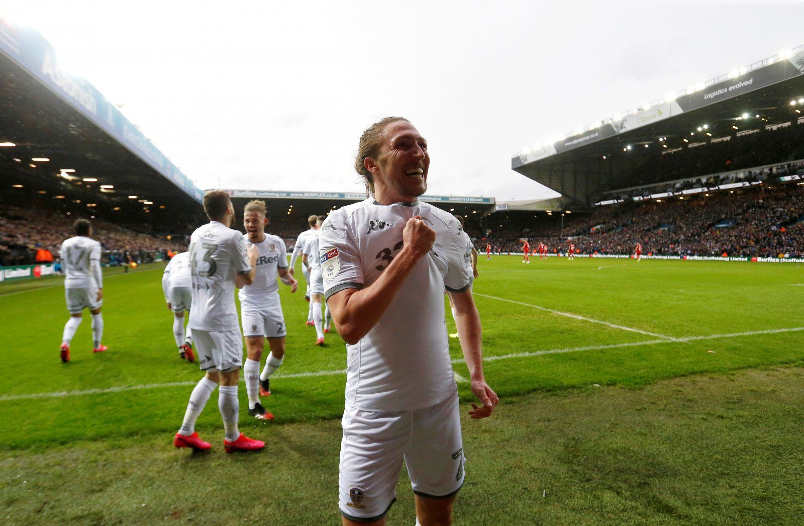 Leeds United: Fans react to 'unrecognisable' player's Arsenal photo