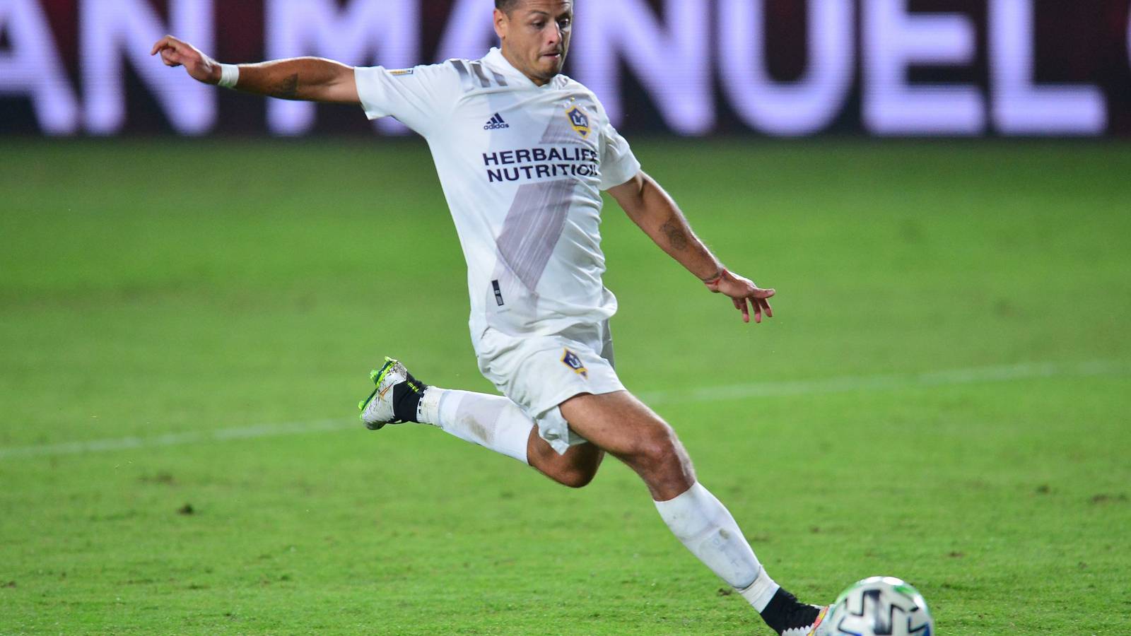 West Ham timed Javier Hernandez exit perfectly amid LA Galaxy plight
