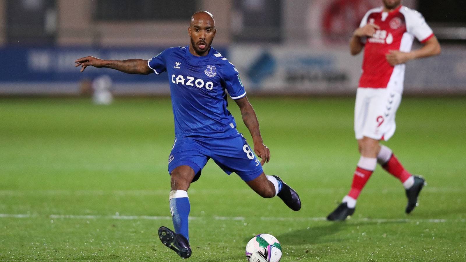 Delph doesn't travel with Everton squad