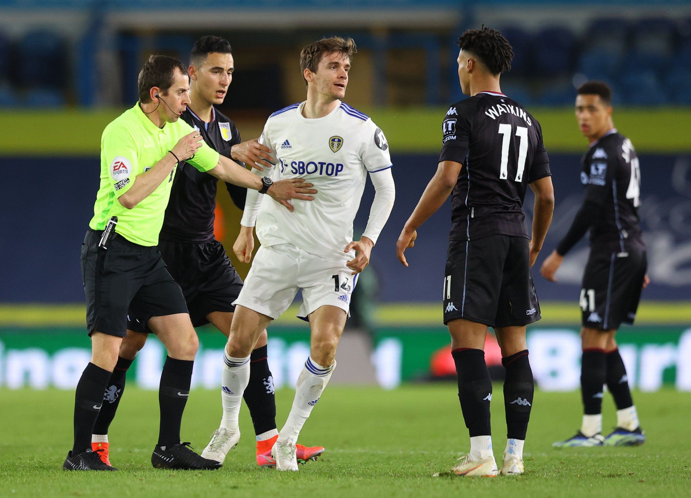 Leeds struck dream deal with Llorente