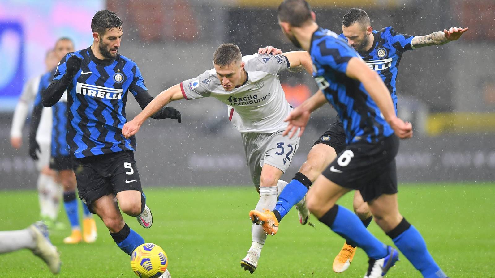 Everton target Bologna’s Svanberg