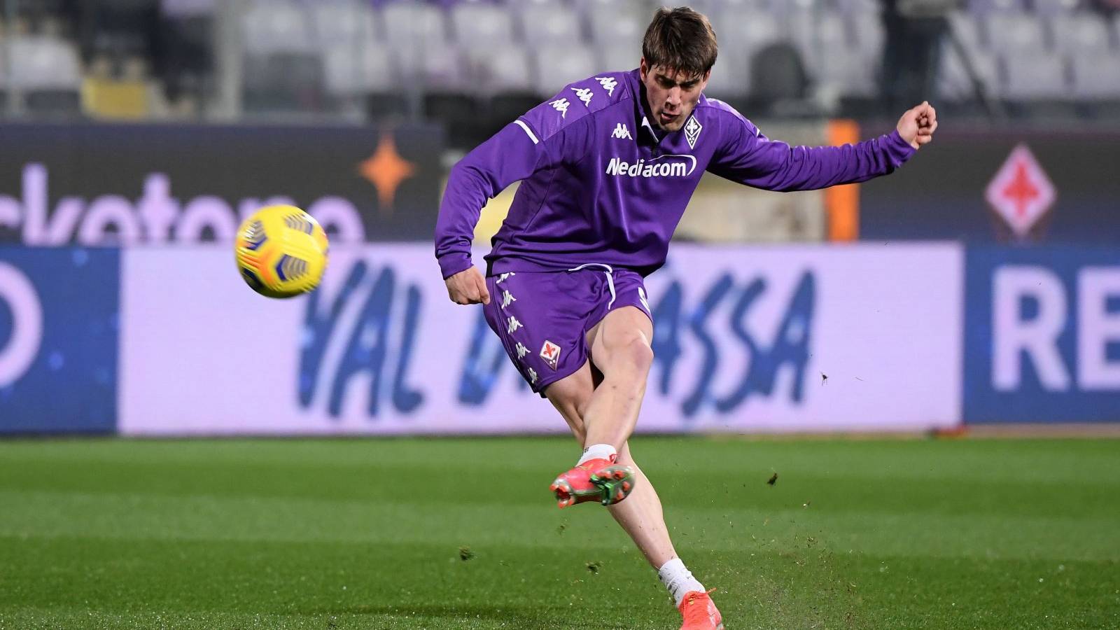 LFC fans call for Reds to sign Vlahovic