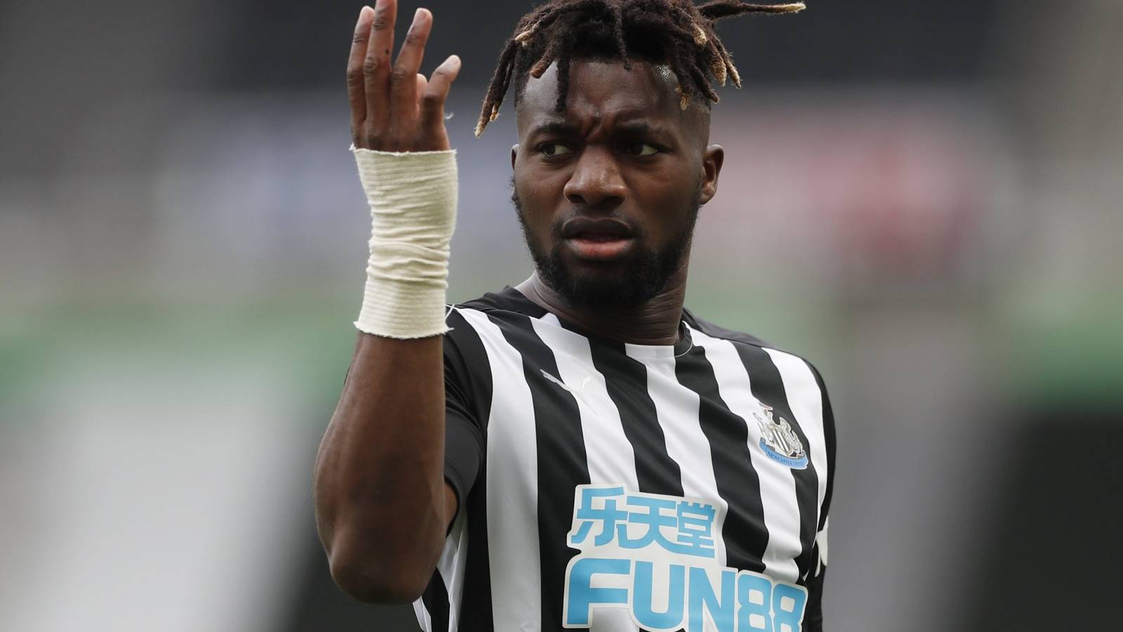 Everton could move for Allan Saint-Maximin