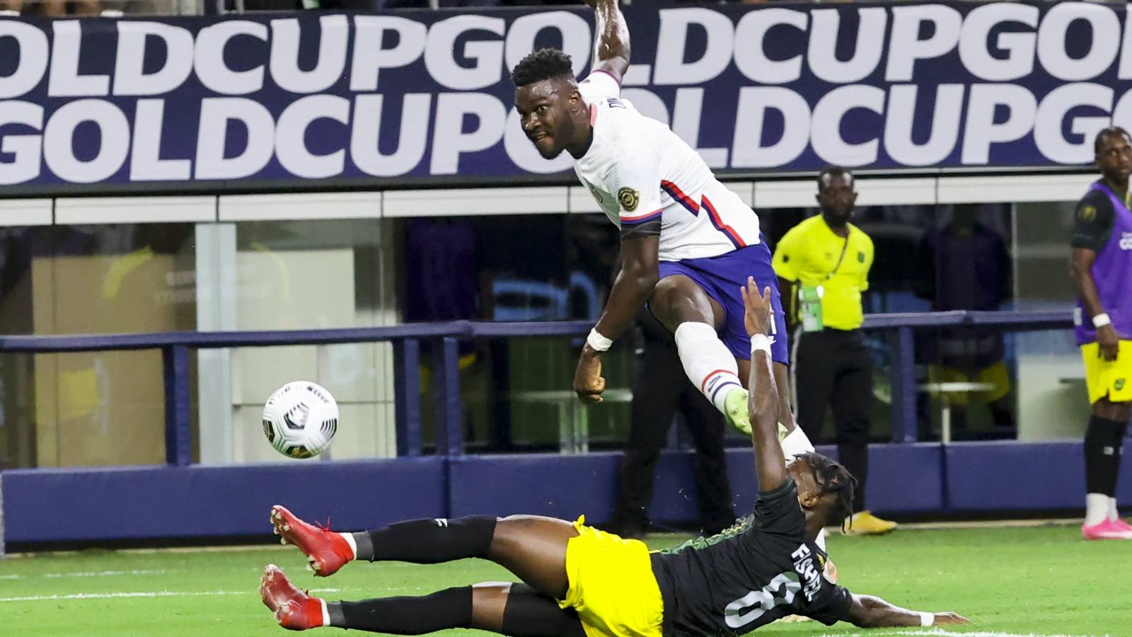 Hatfield drops Daryl Dike transfer claim