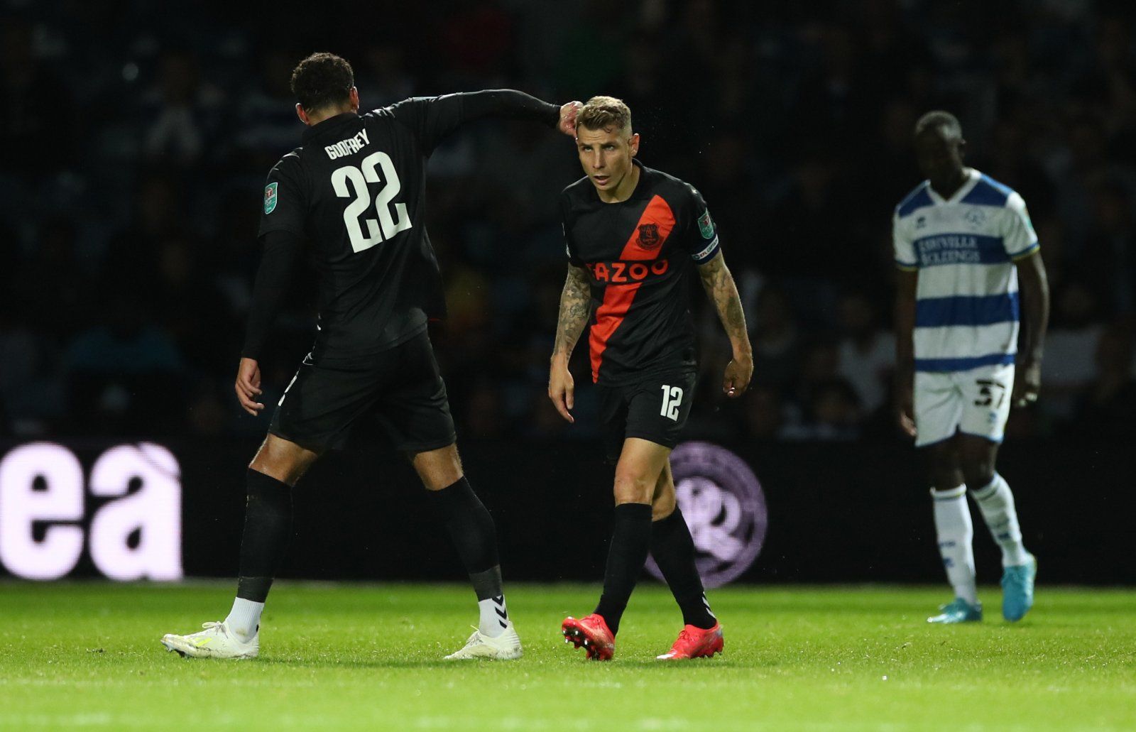 Everton injury news on Digne