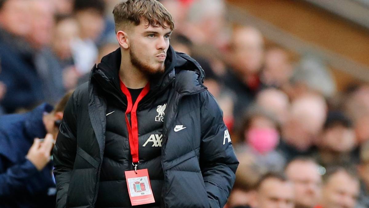 Pearce explains Elliott omission for LFC