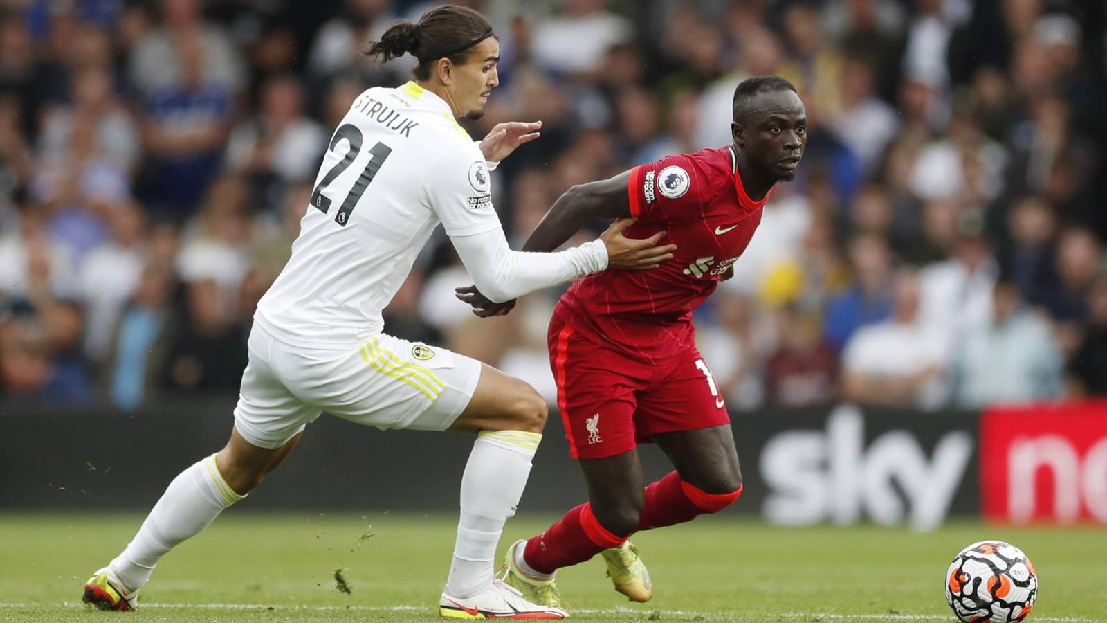 Leeds United must axe Struijk vs Wolves