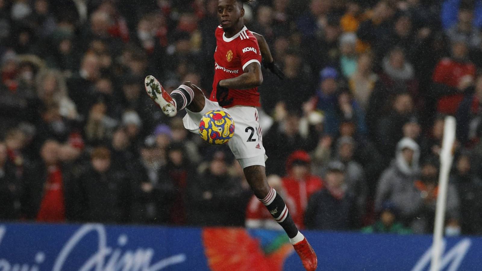 Man Utd fans slam Wan-Bissaka v Wolves