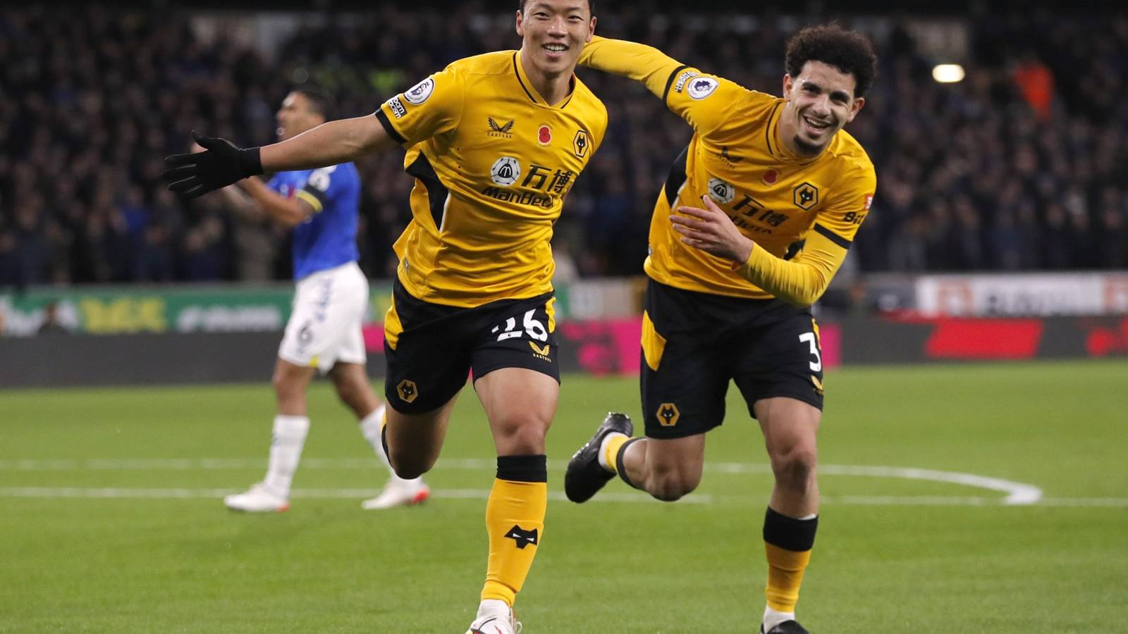 Wolves must give Hwang a chance v Norwich