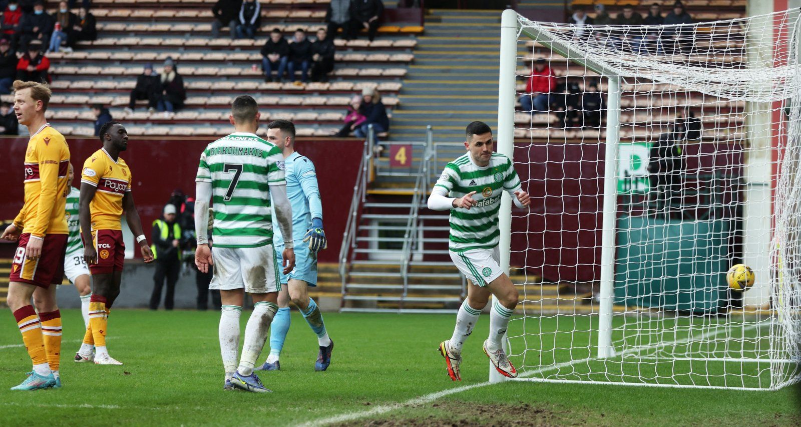 Celtic: Alan Hutton makes Tom Rogic claim