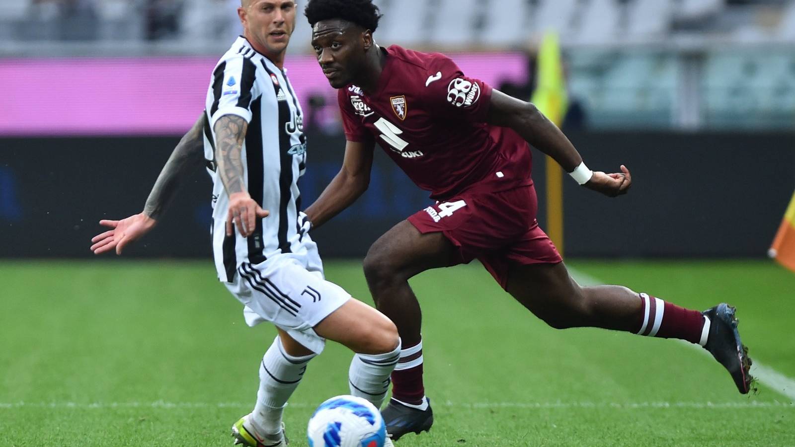 Leeds 'in the lead' to sign Ola Aina
