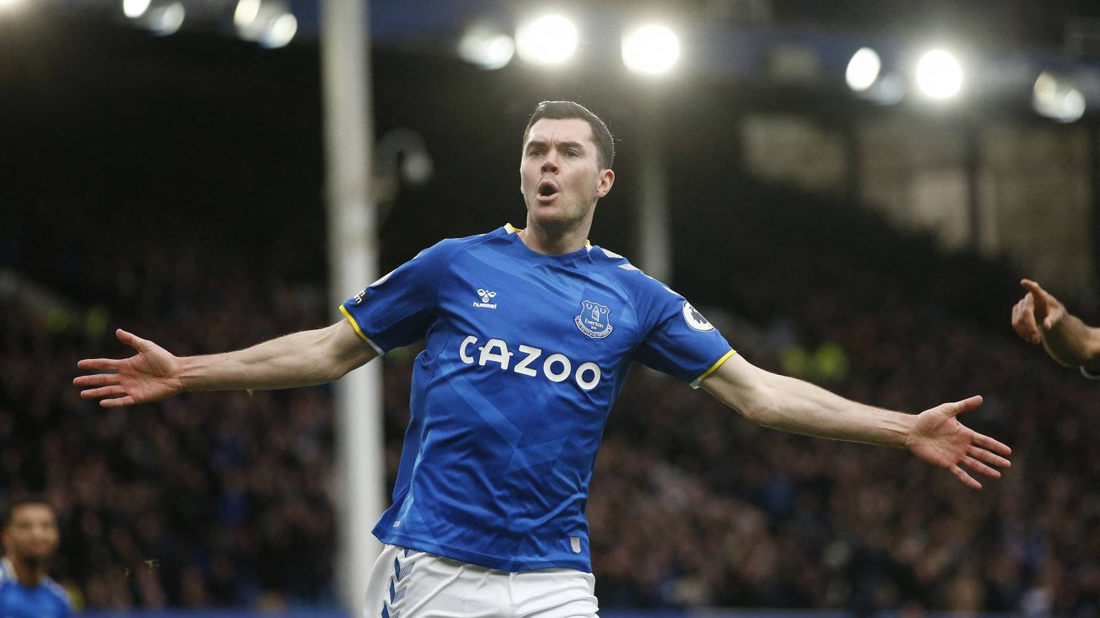 Everton: Paul Robinson slams Michael Keane