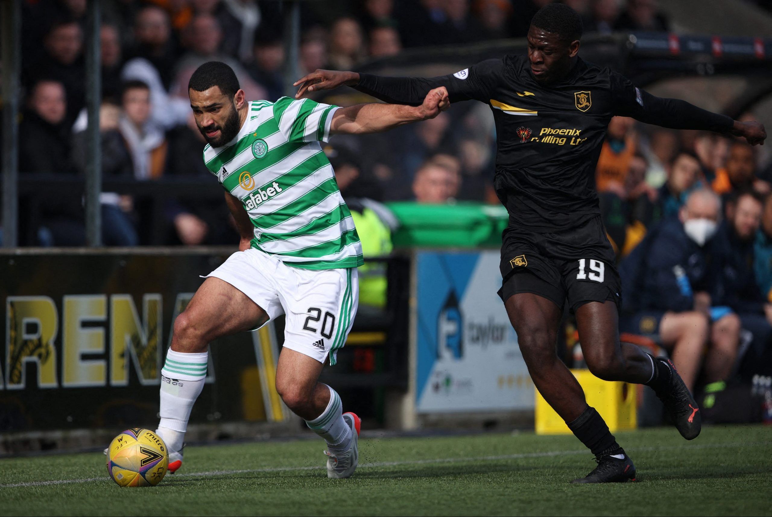 Celtic in talks for Carter-Vickers deal