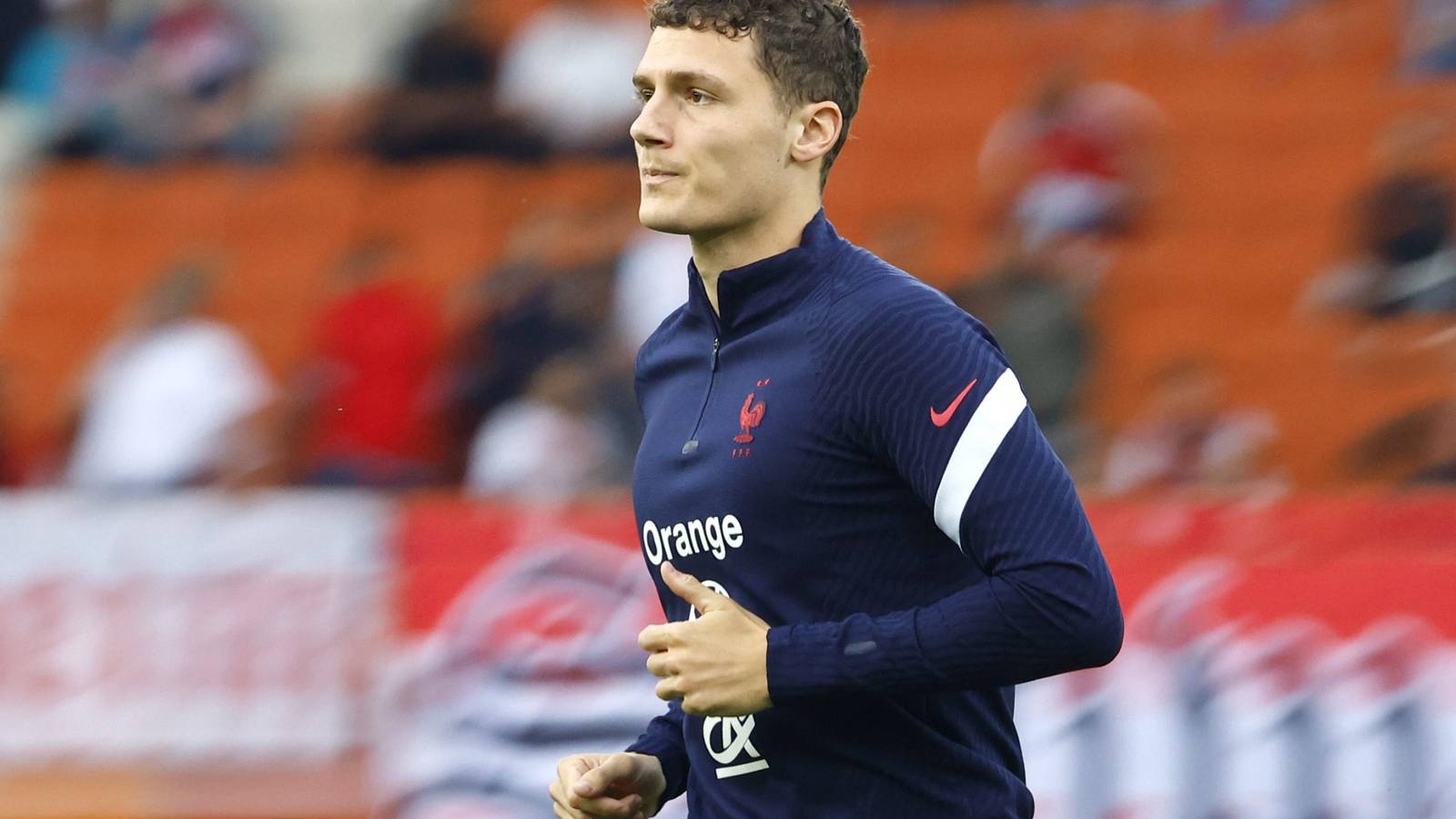 Barcelona interested in Benjamin Pavard