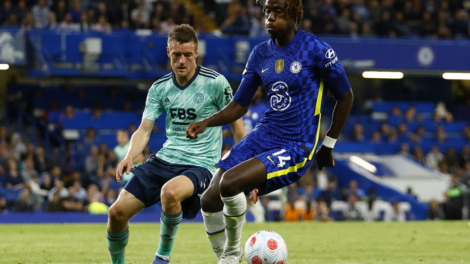 Leeds make contact for "unbelievable" player