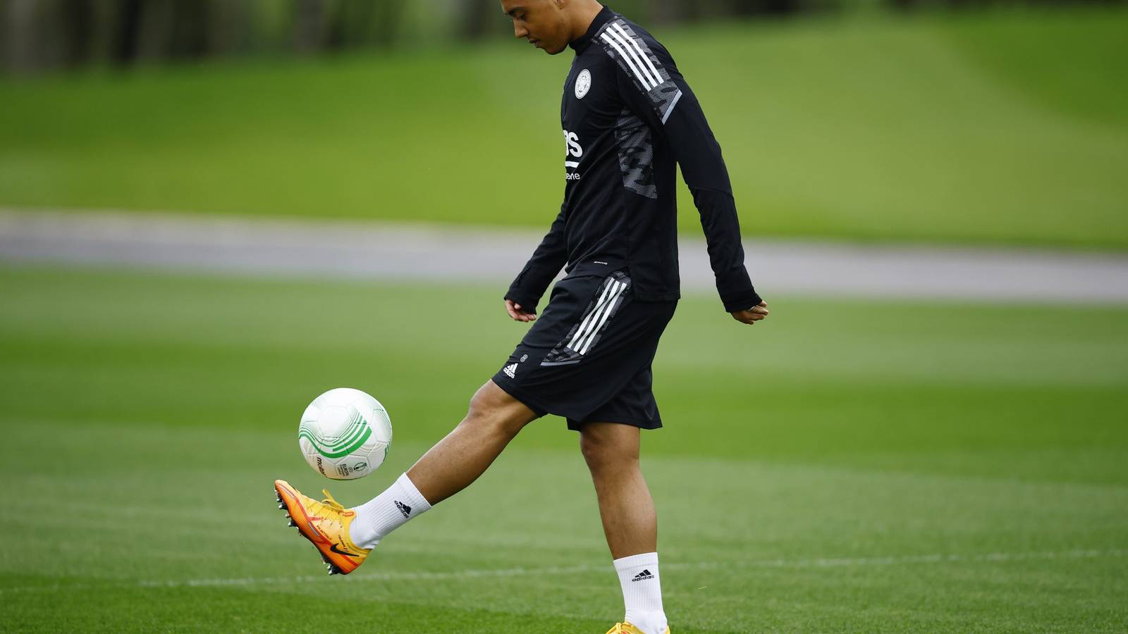Insider drops Tielemans to Arsenal update