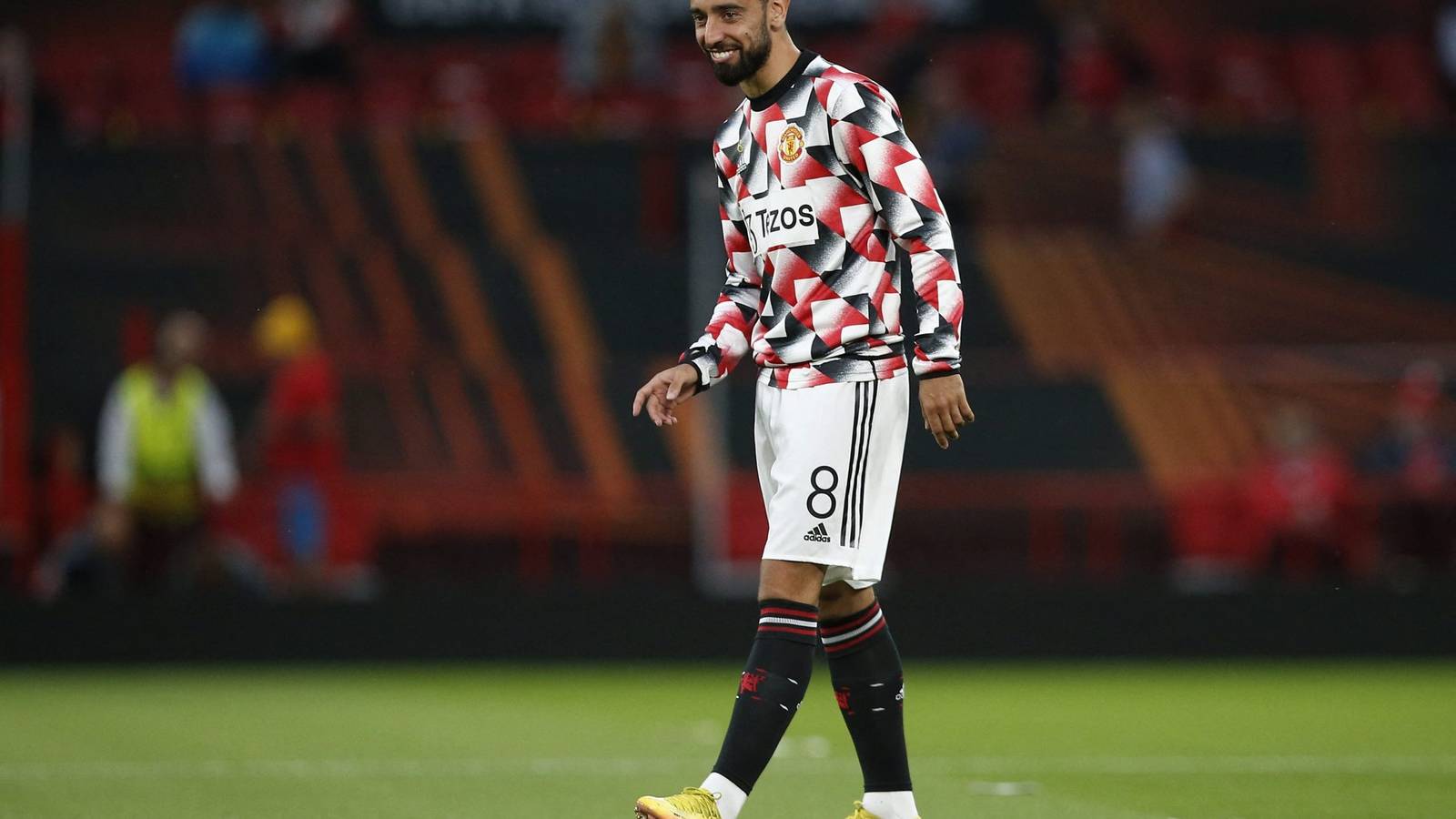 Fernandes sheds light on failed Spurs move