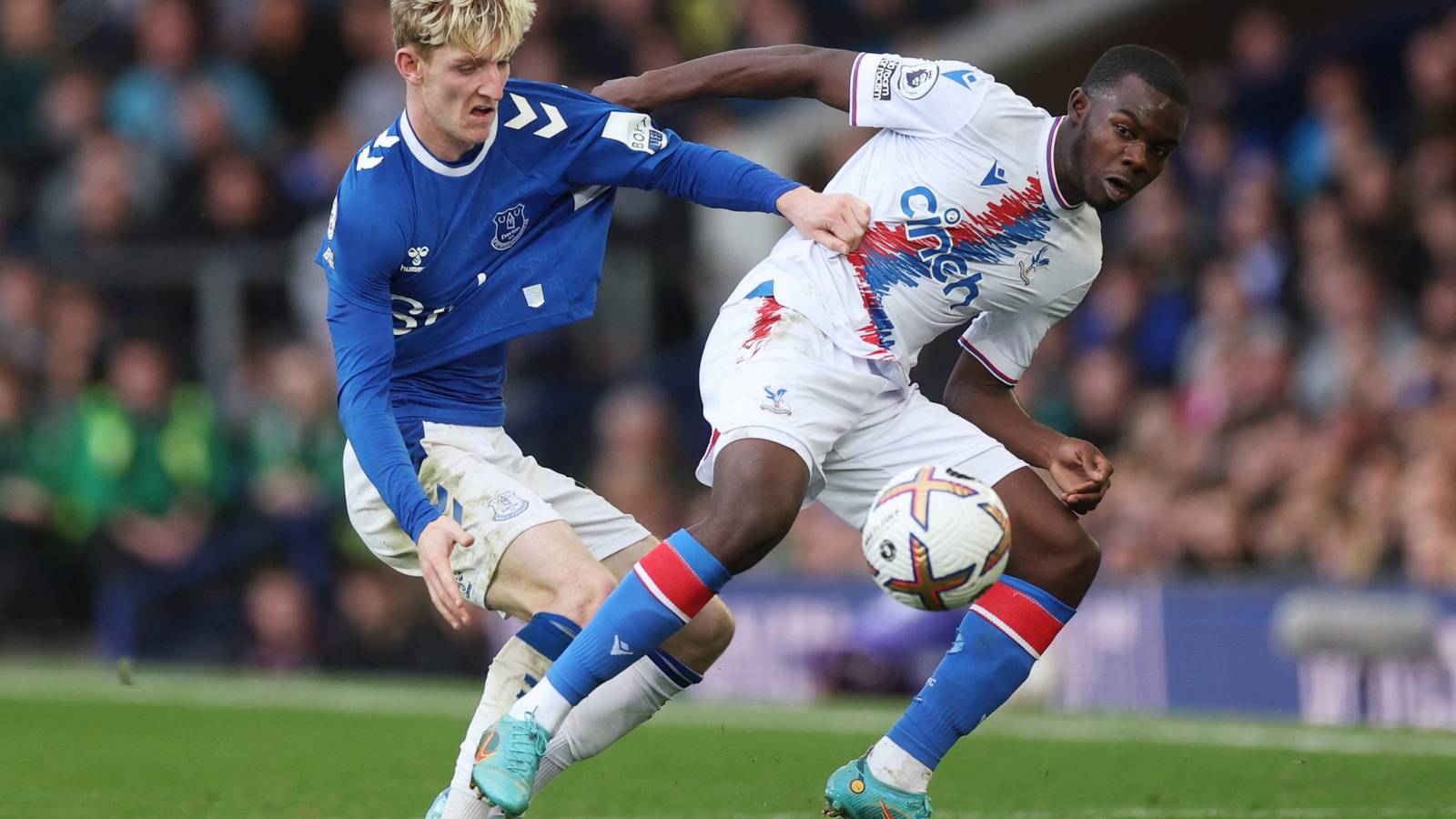 Pundit backs Everton to sell Gordon with Tottenham keen