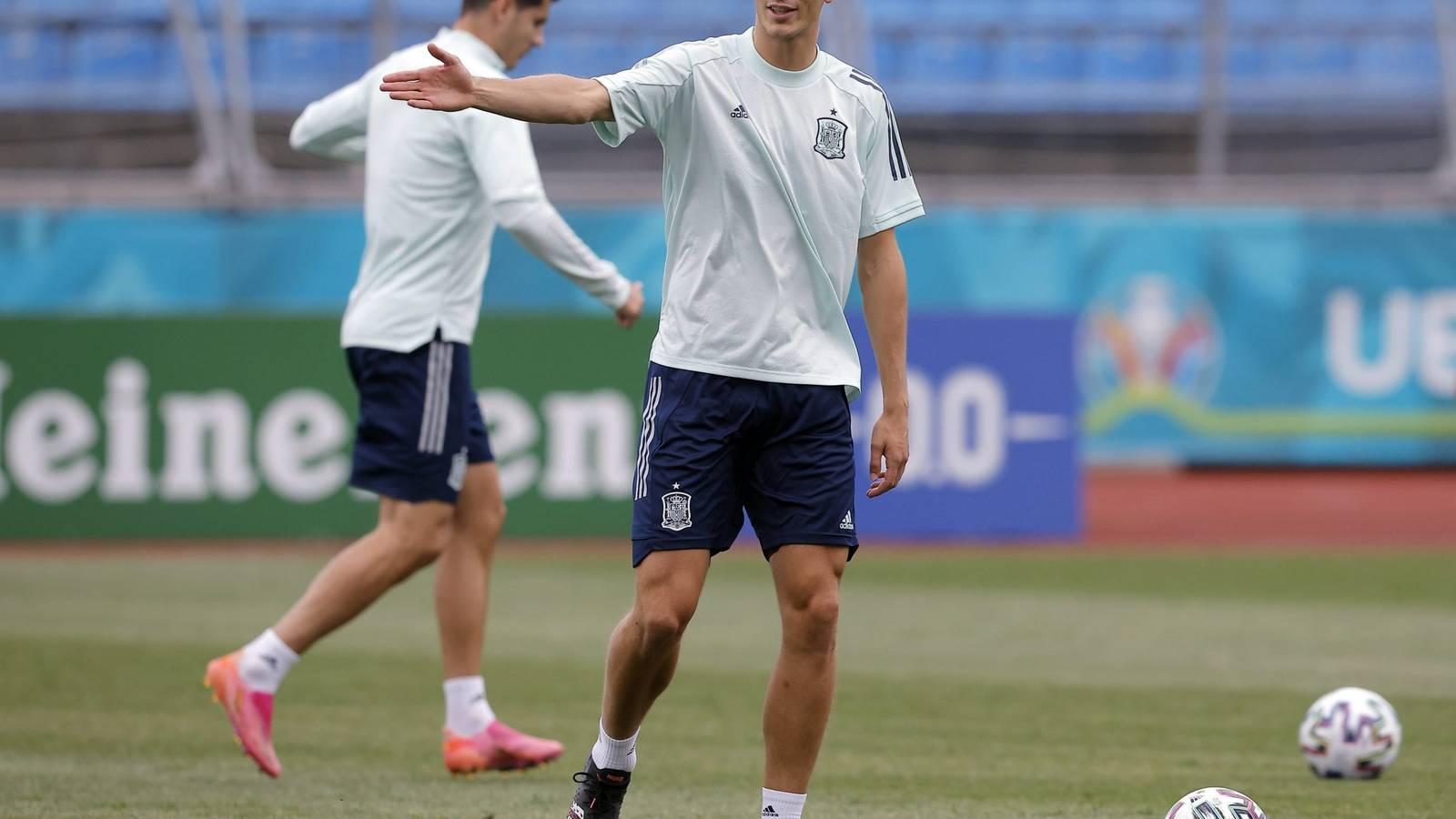 Aston Villa eyeing Pau Torres