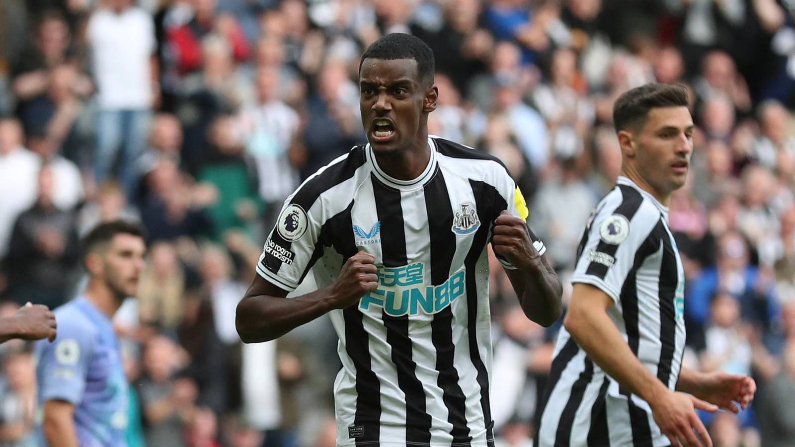 Newcastle: Raisbeck makes Alexander Isak injury claim