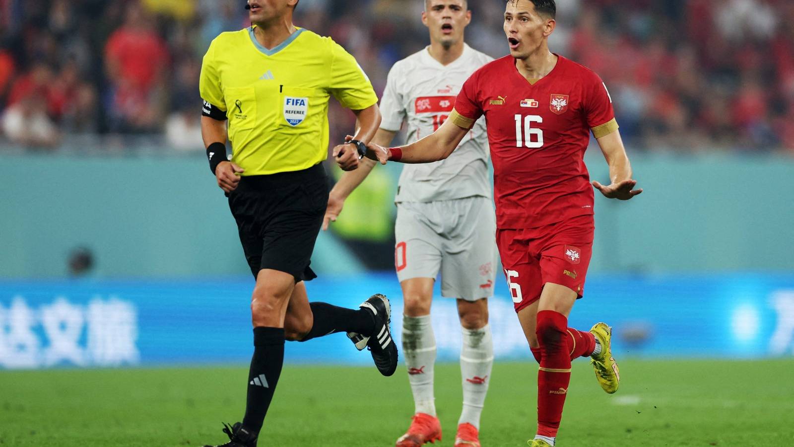 Leeds can ditch Klich for Sasa Lukic