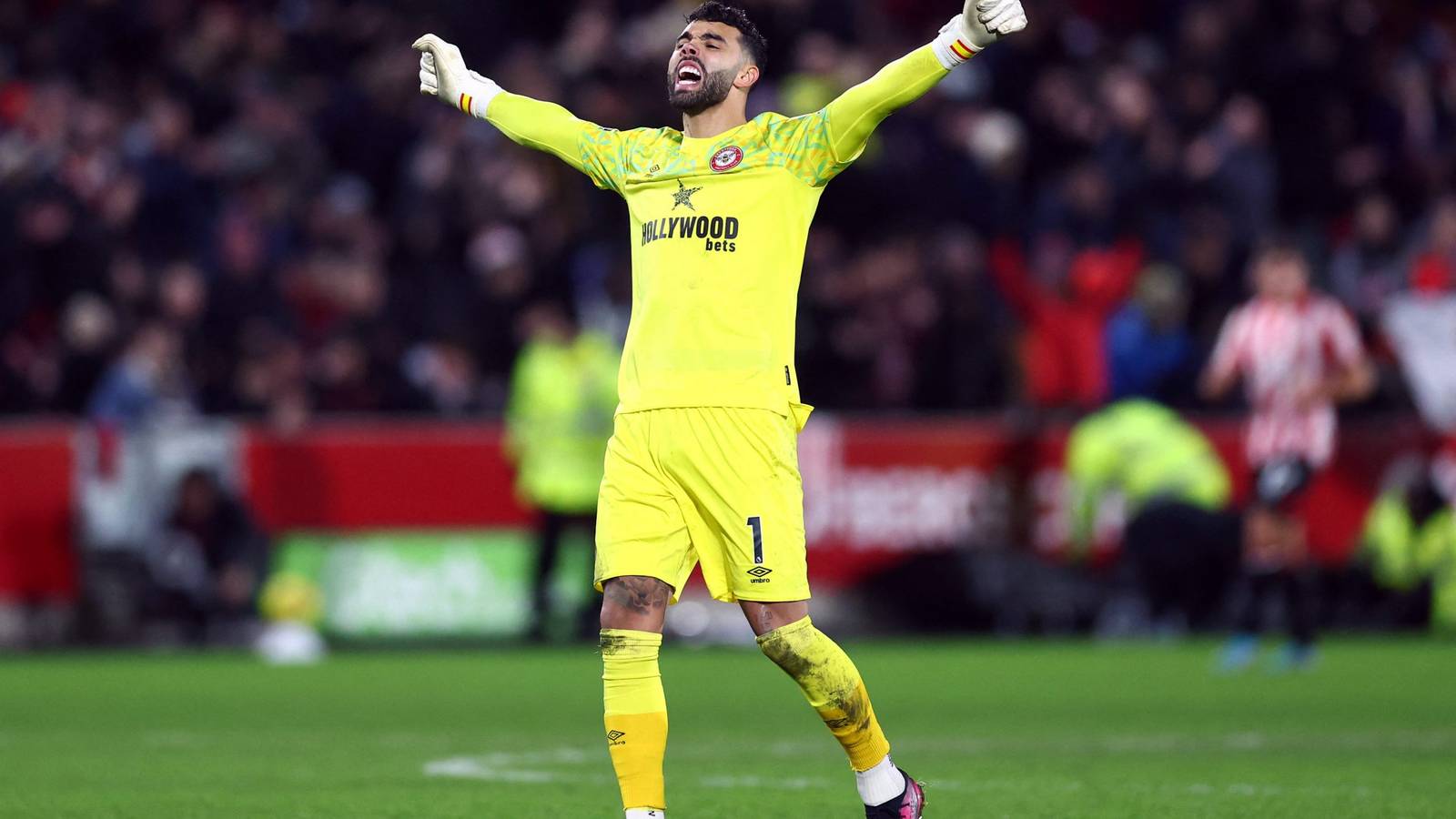 Chelsea "interested" in signing David Raya