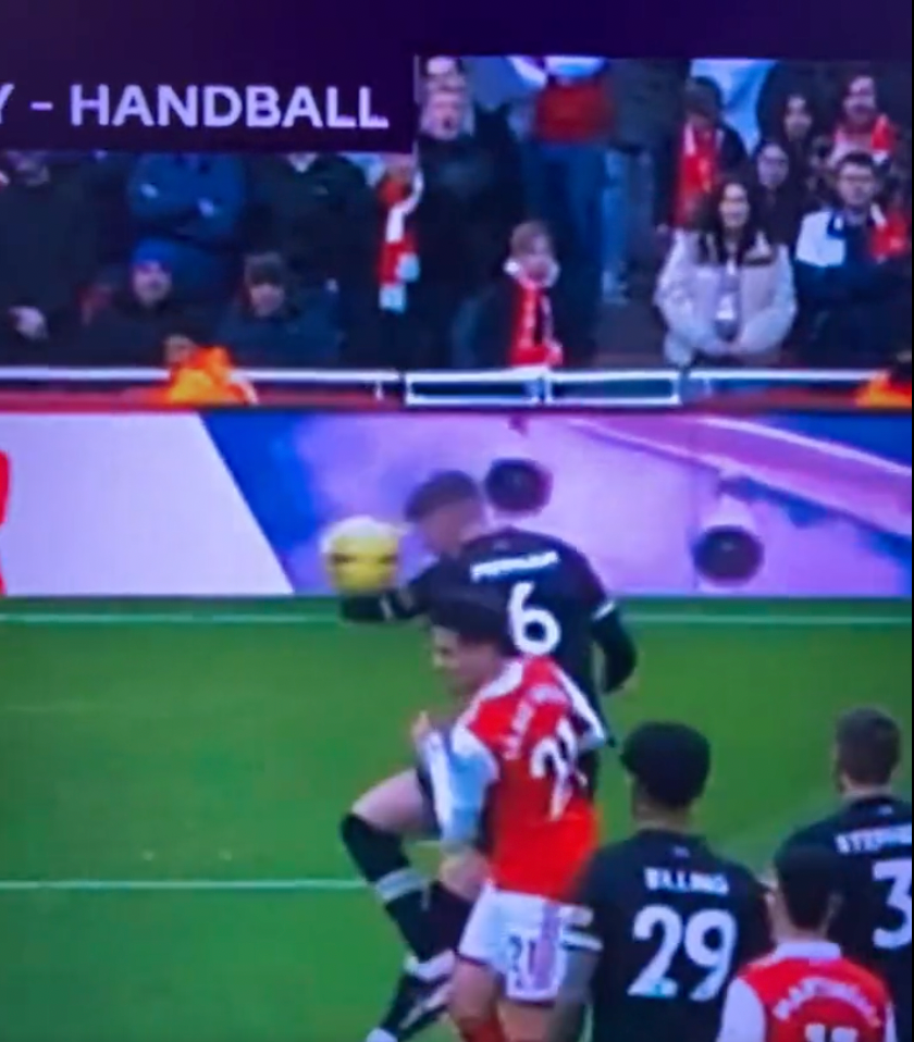 VAR makes possible handball penalty error in Arsenal comeback