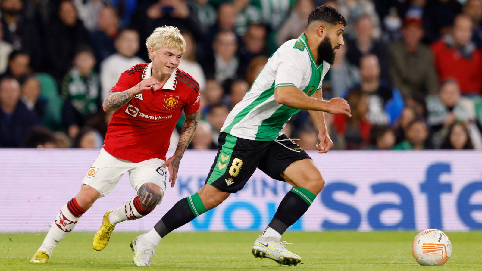 Man United Could Replace Fernandes With "Intelligent" Gem