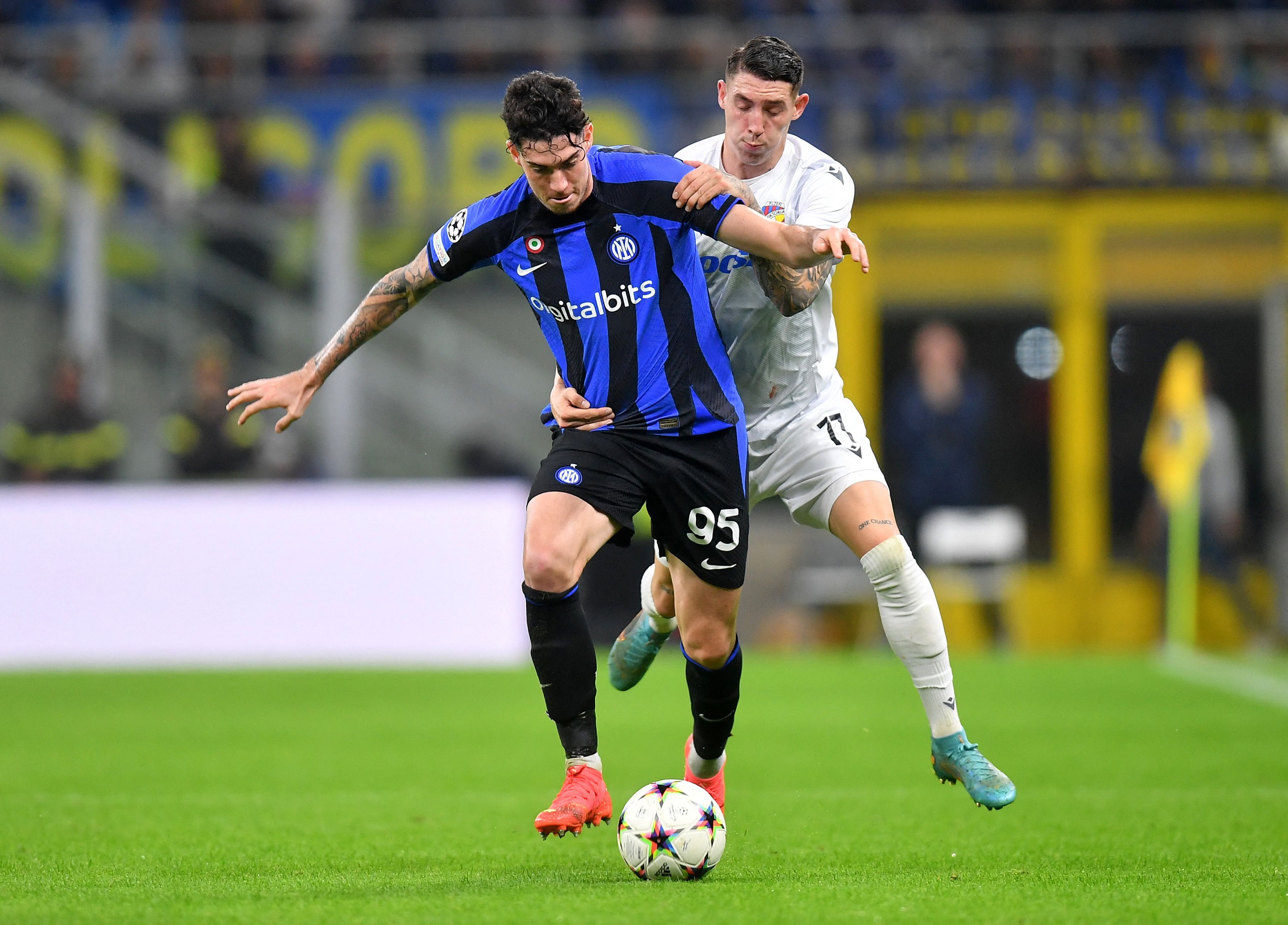 Man City Personally Told To Sign £89k-p/w Defender By Pep