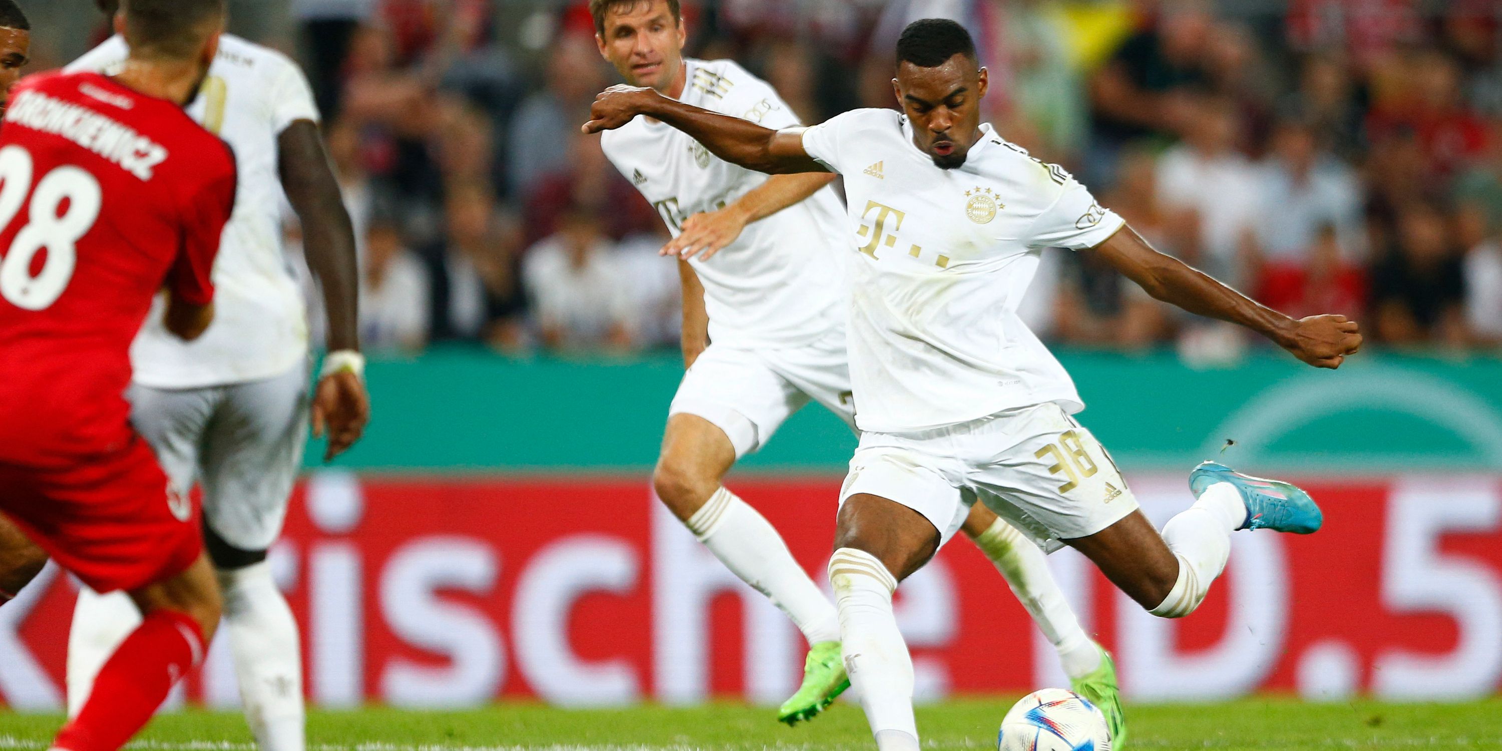 Liverpool Hold Talks Over Move For "Indispensable" £151k-p/w Star