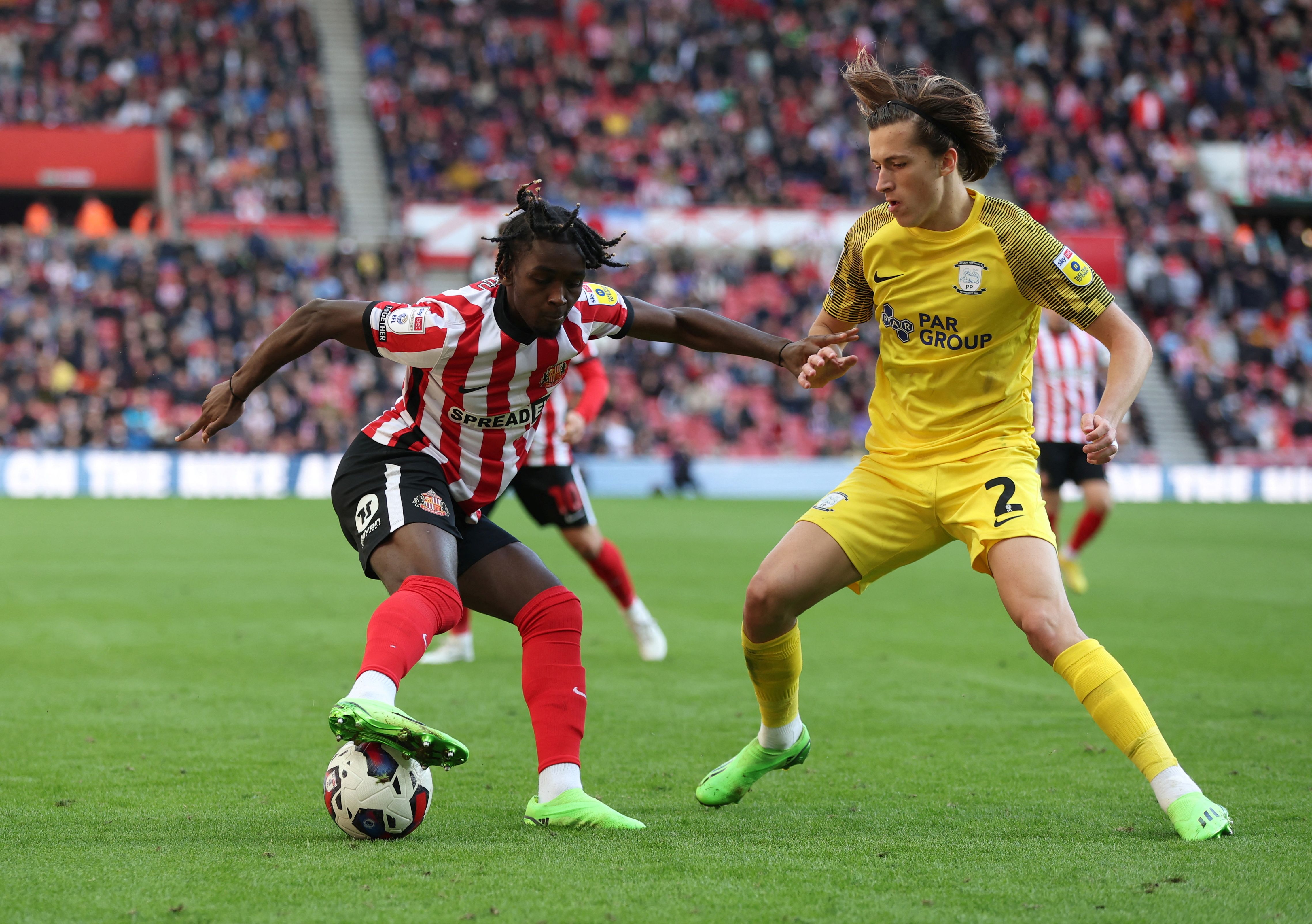 Man Utd Could Find Shaw Heir In £2m-rated Starlet