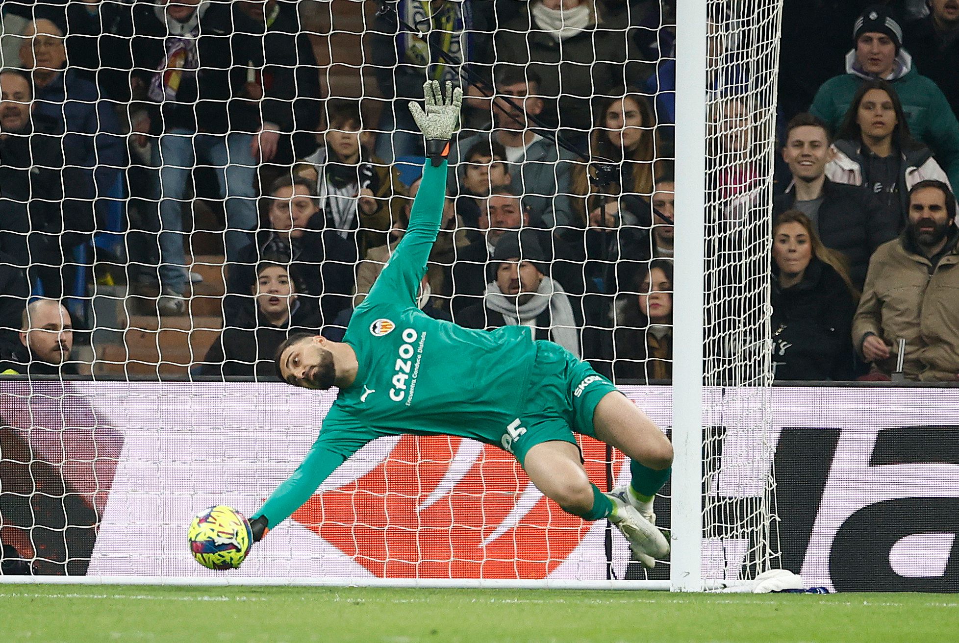 Chelsea Are Keen On Signing £22m Giorgi Mamardashvili