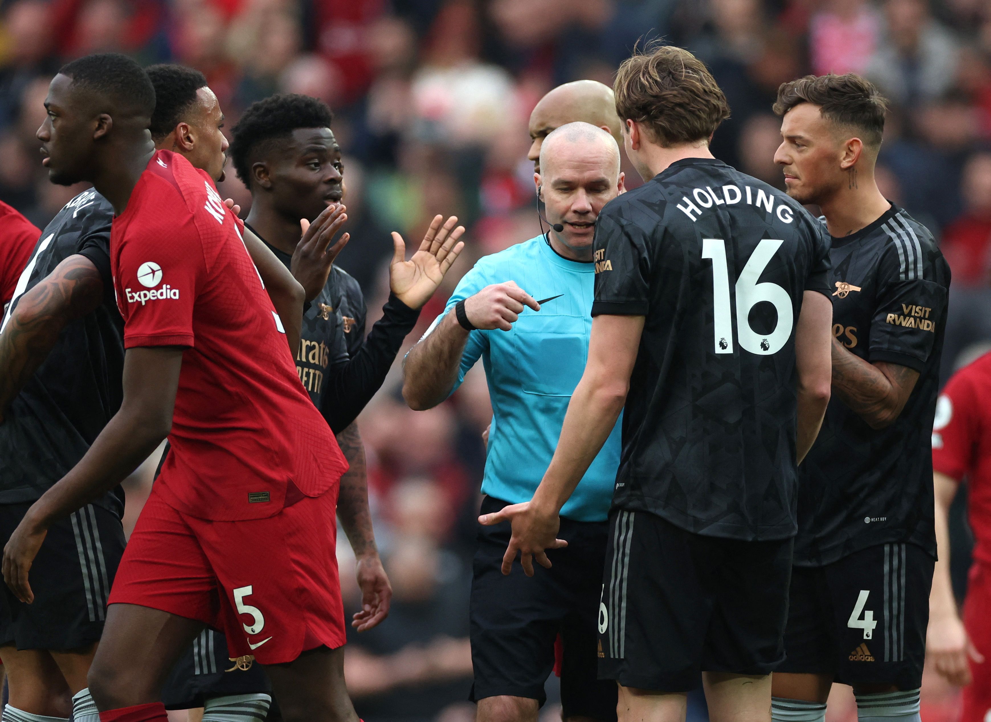 Arteta Must Ditch Clumsy £40k-p/w Arsenal Star