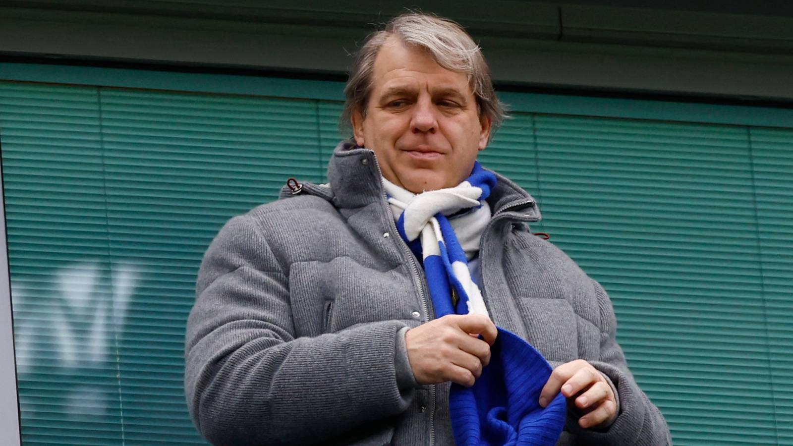 Chelsea now "set to cash in" on "selfless" player who wants to stay