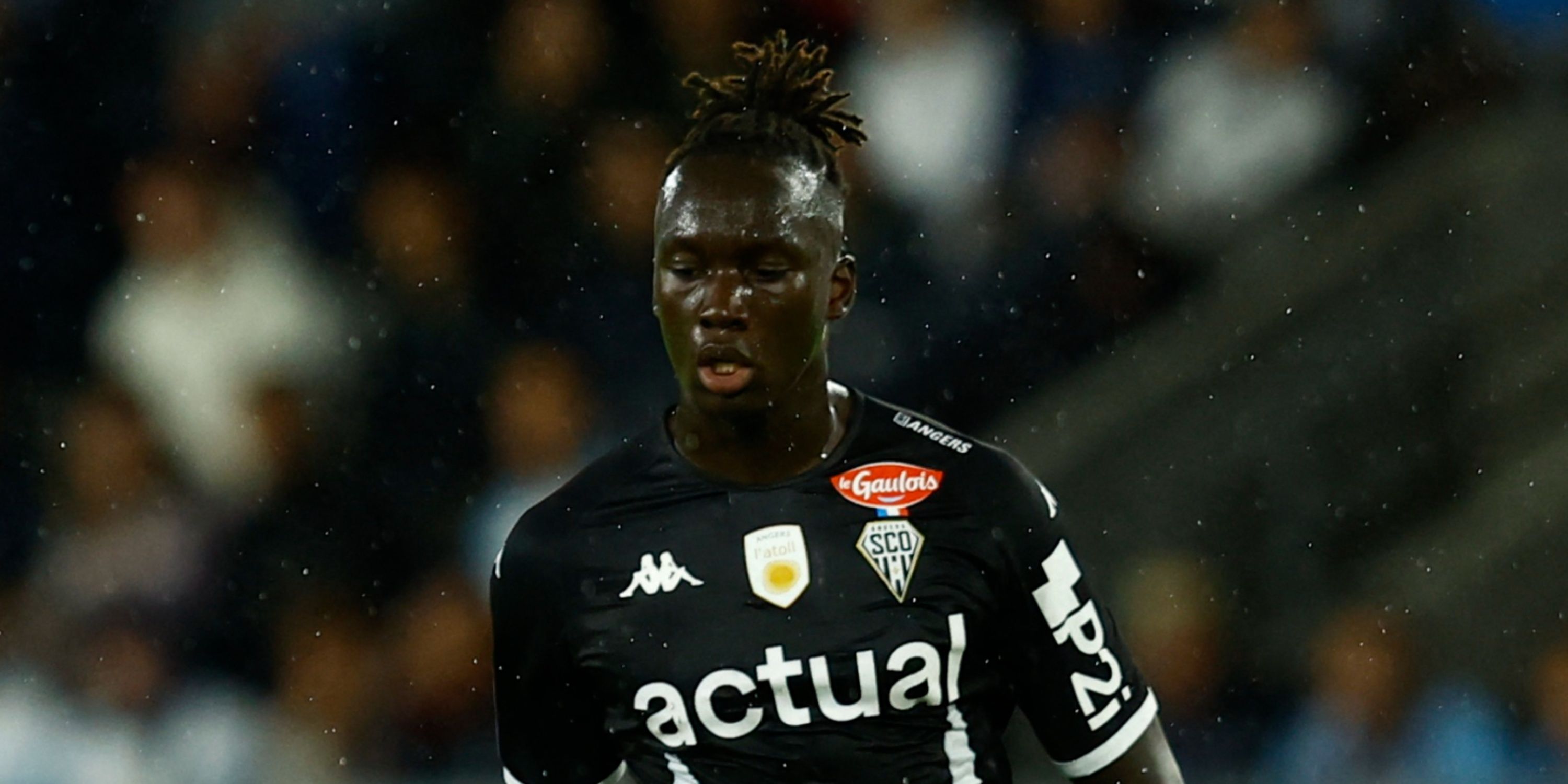 Everton Eyeing Swoop To Sign New £5m Midfielder For Dyche