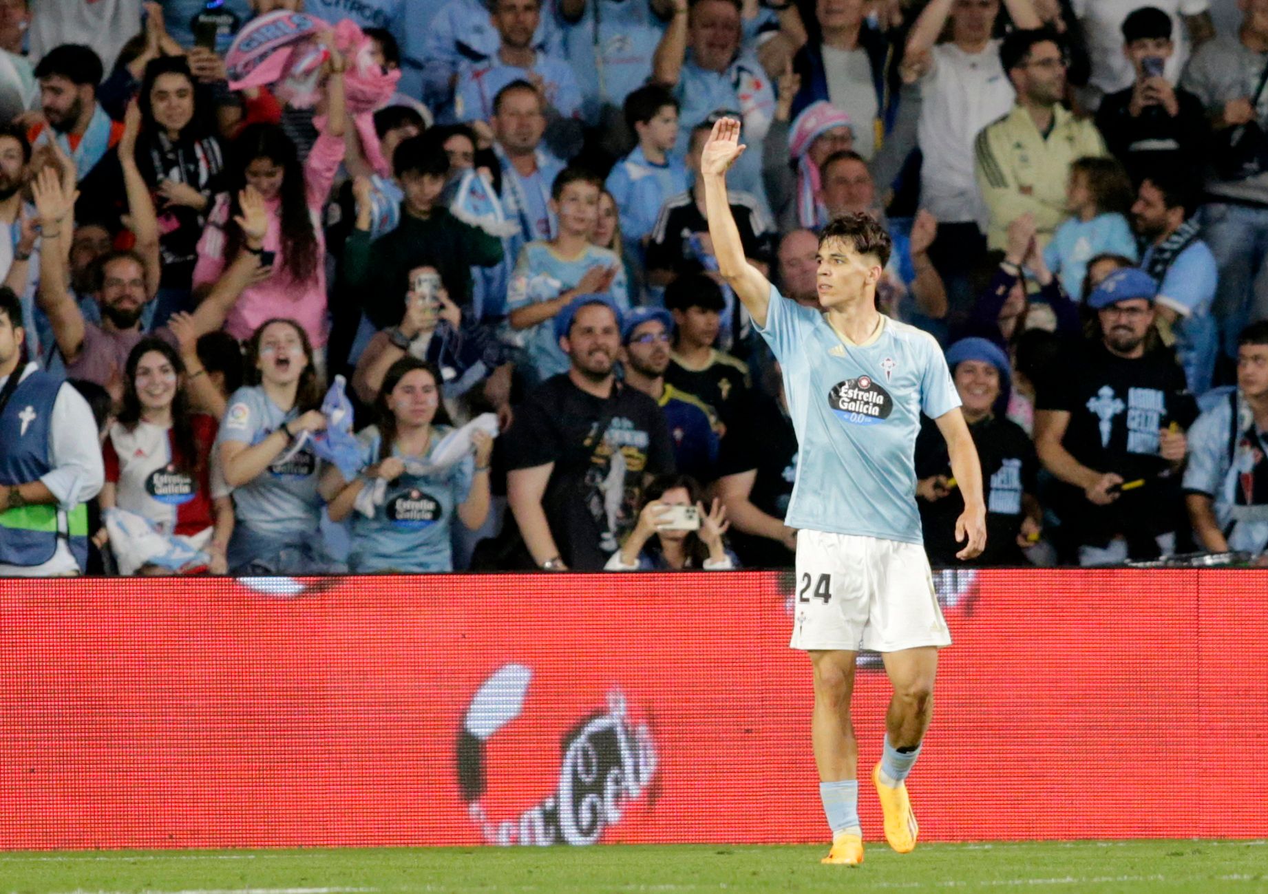 Chelsea Hold "Contact And Talks" To Sign "Electric" £34m Ace