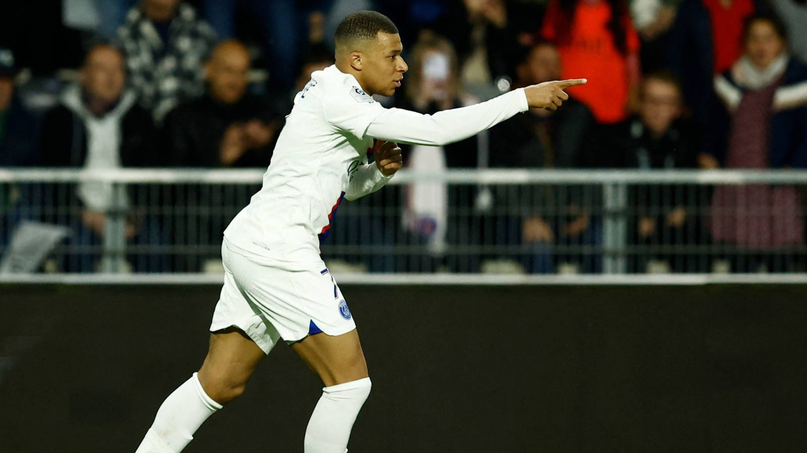 Chelsea Eyeing Swoop For £116m-Rated Hazard Clone