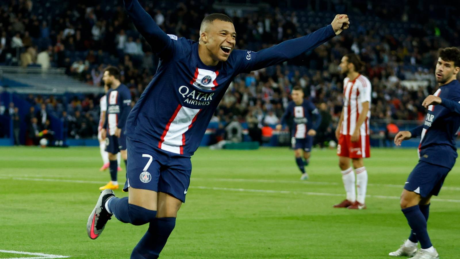 CONFIRMED: Kylian Mbappé signs for Real Madrid