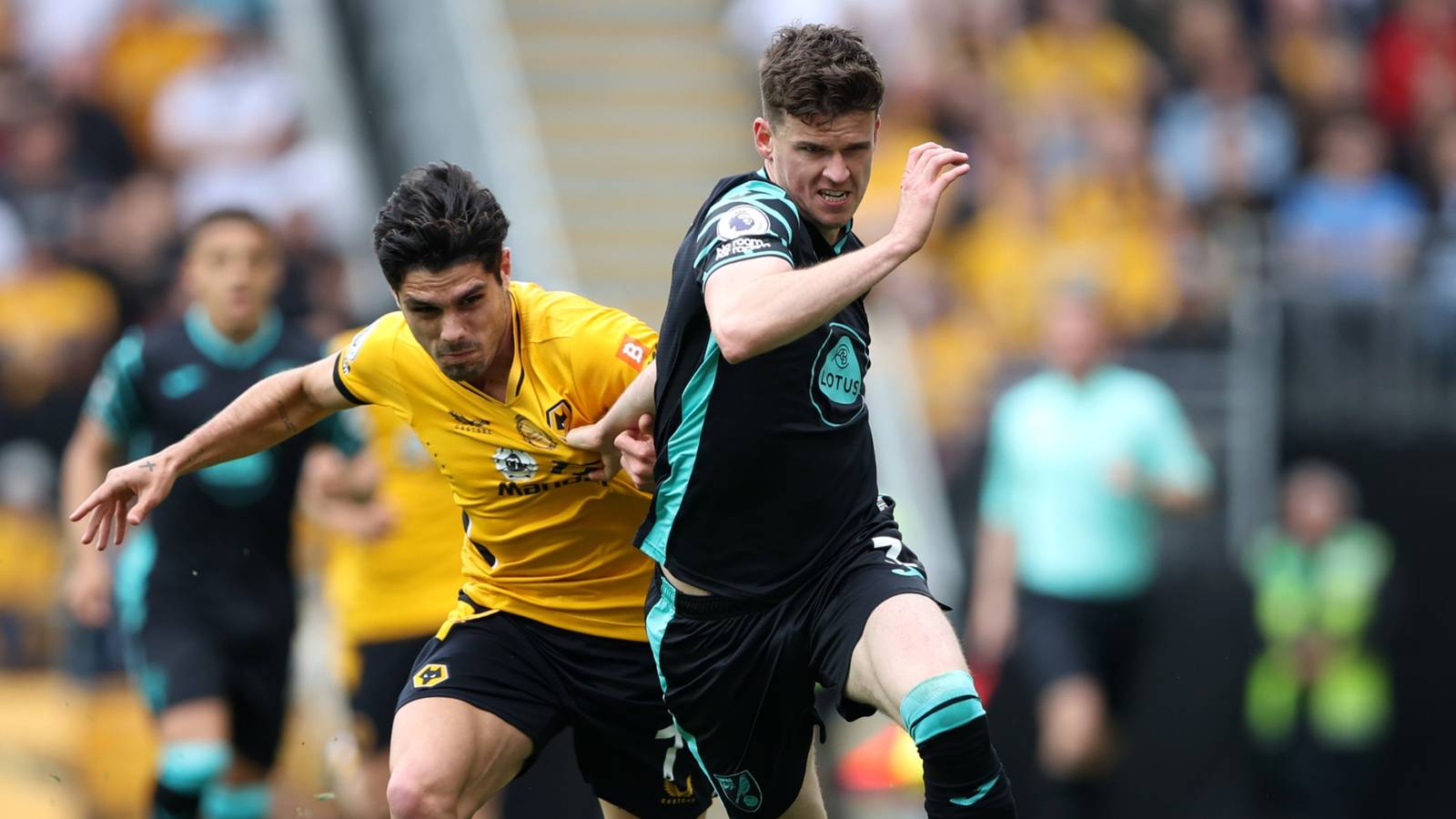 Leeds: Reporter says fans will "worry" after seeing who could join