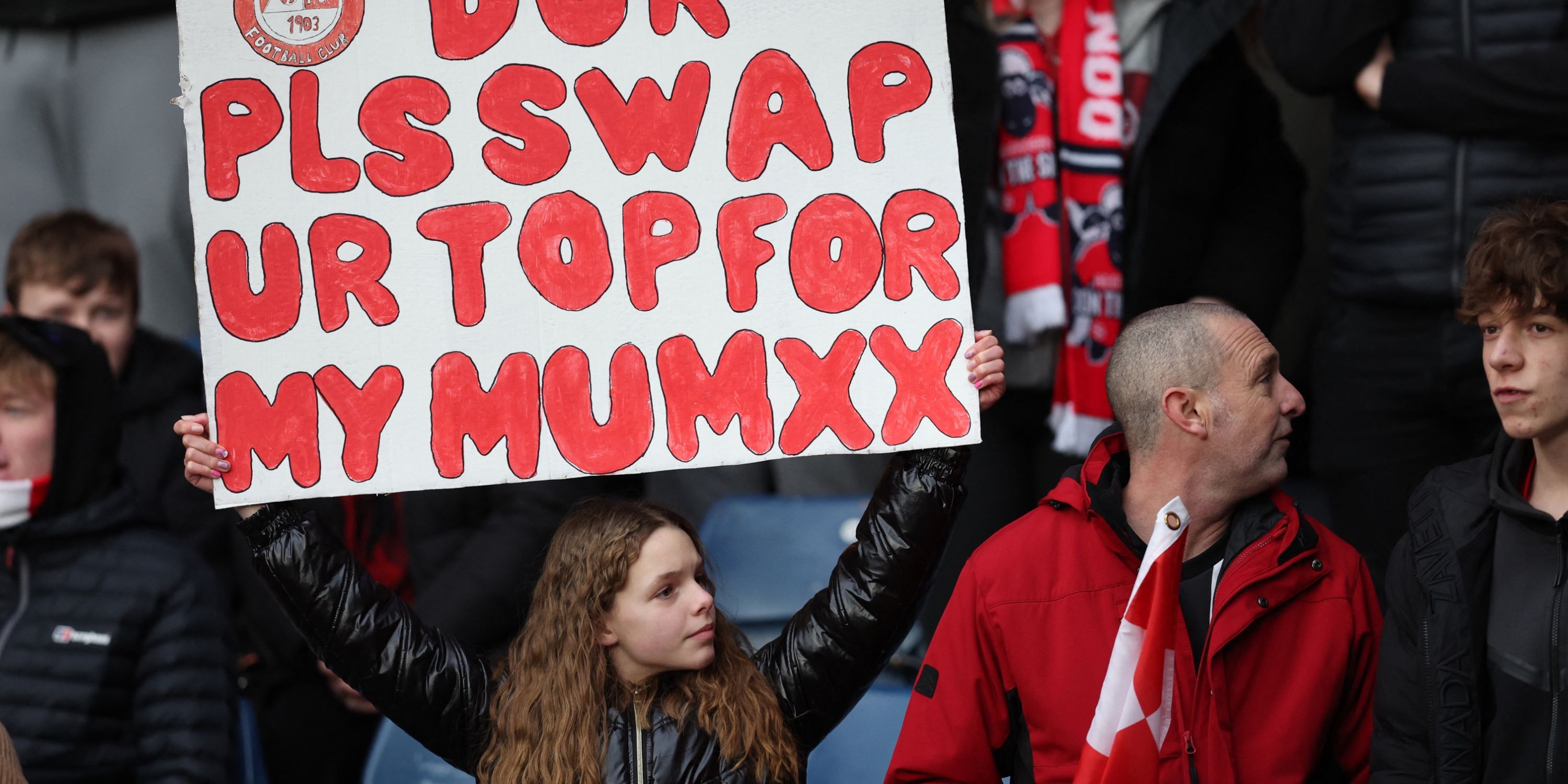 Aberdeen Closing On Deal For 6ft 4in Giant Defender