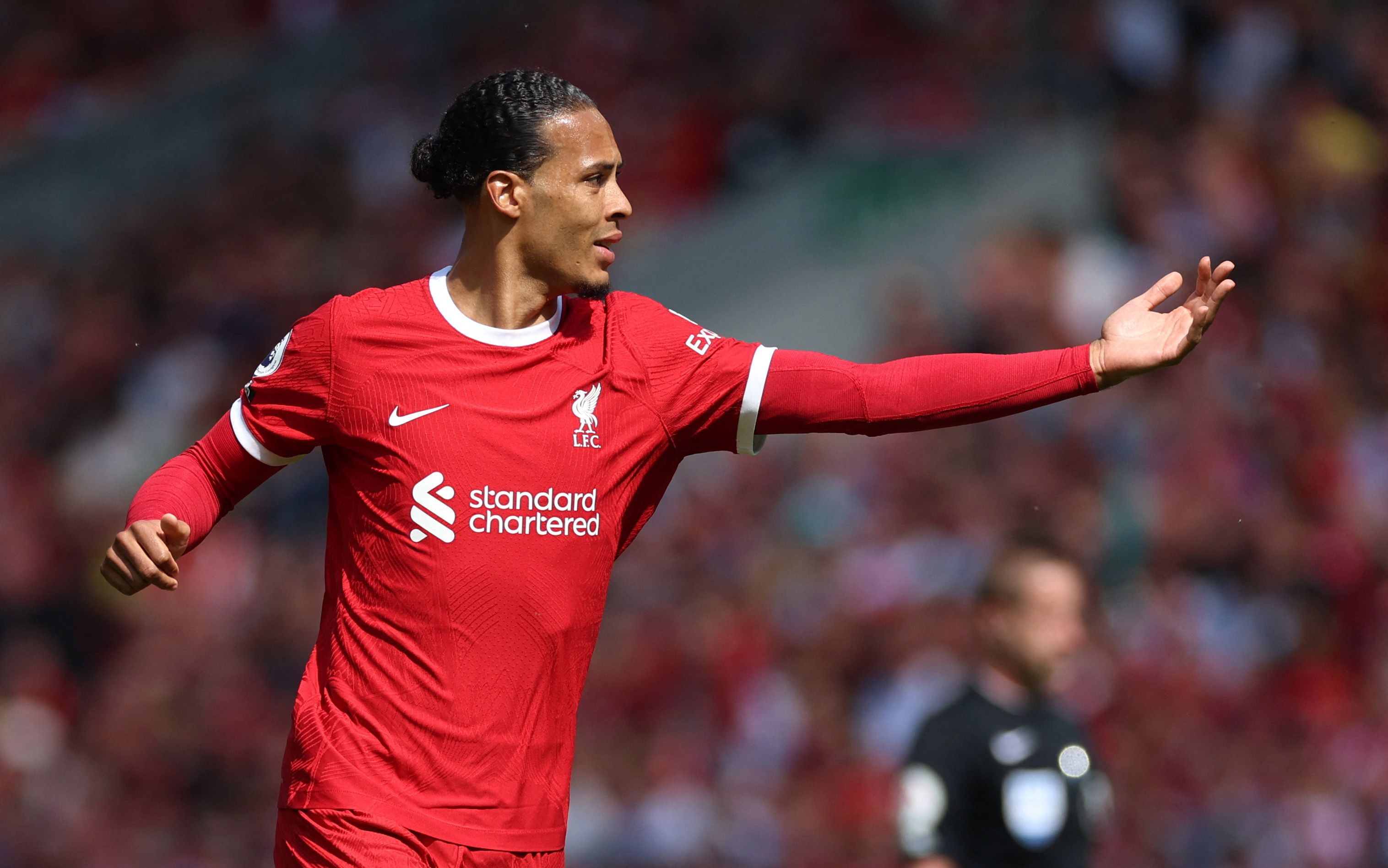 Klopp Could Restore VVD With Liverpool Move For £17m "Leader"