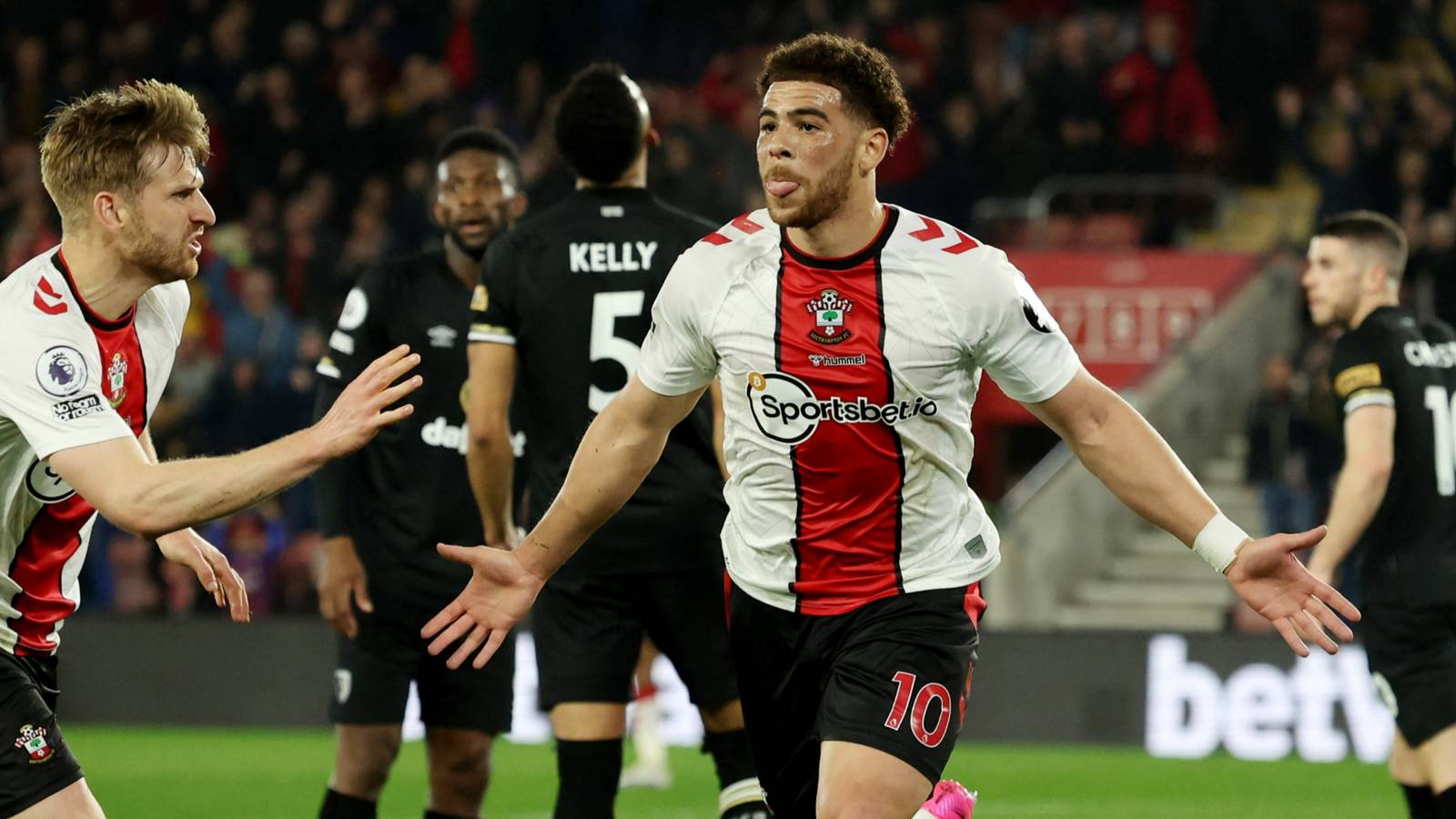 Wolves: Lopetegui Eyeing Up Bargain Swoop For Relegated Striker