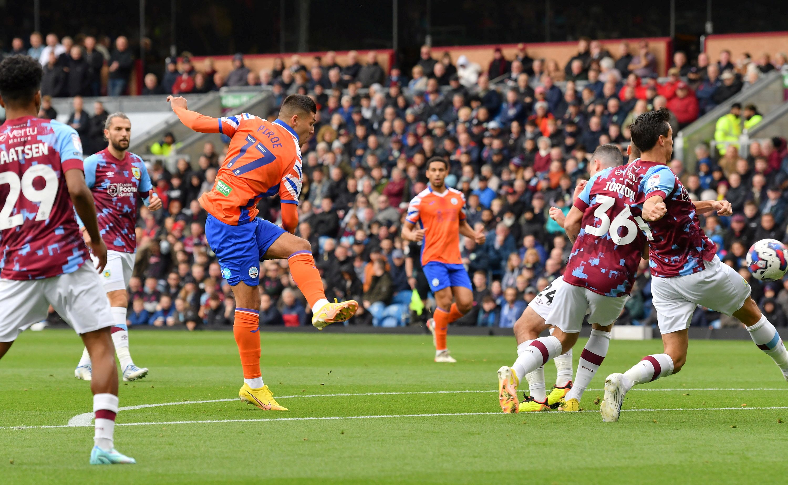 When Will Leeds Sign Joel Piroe? Romano Drops Deal Timeline