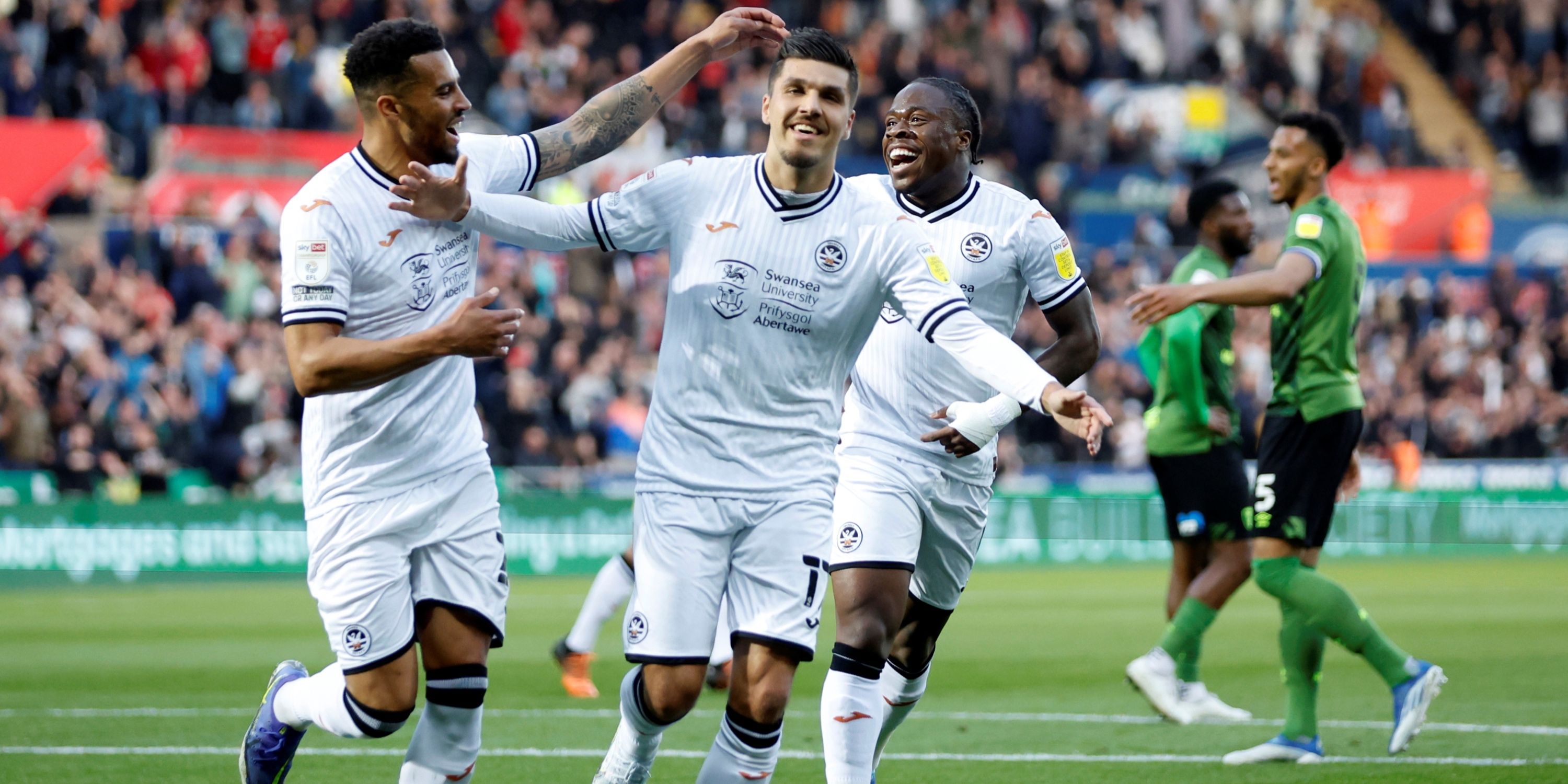 Leeds Could Land Dream Piroe Partner In "Superb" £9k-p/w Ace